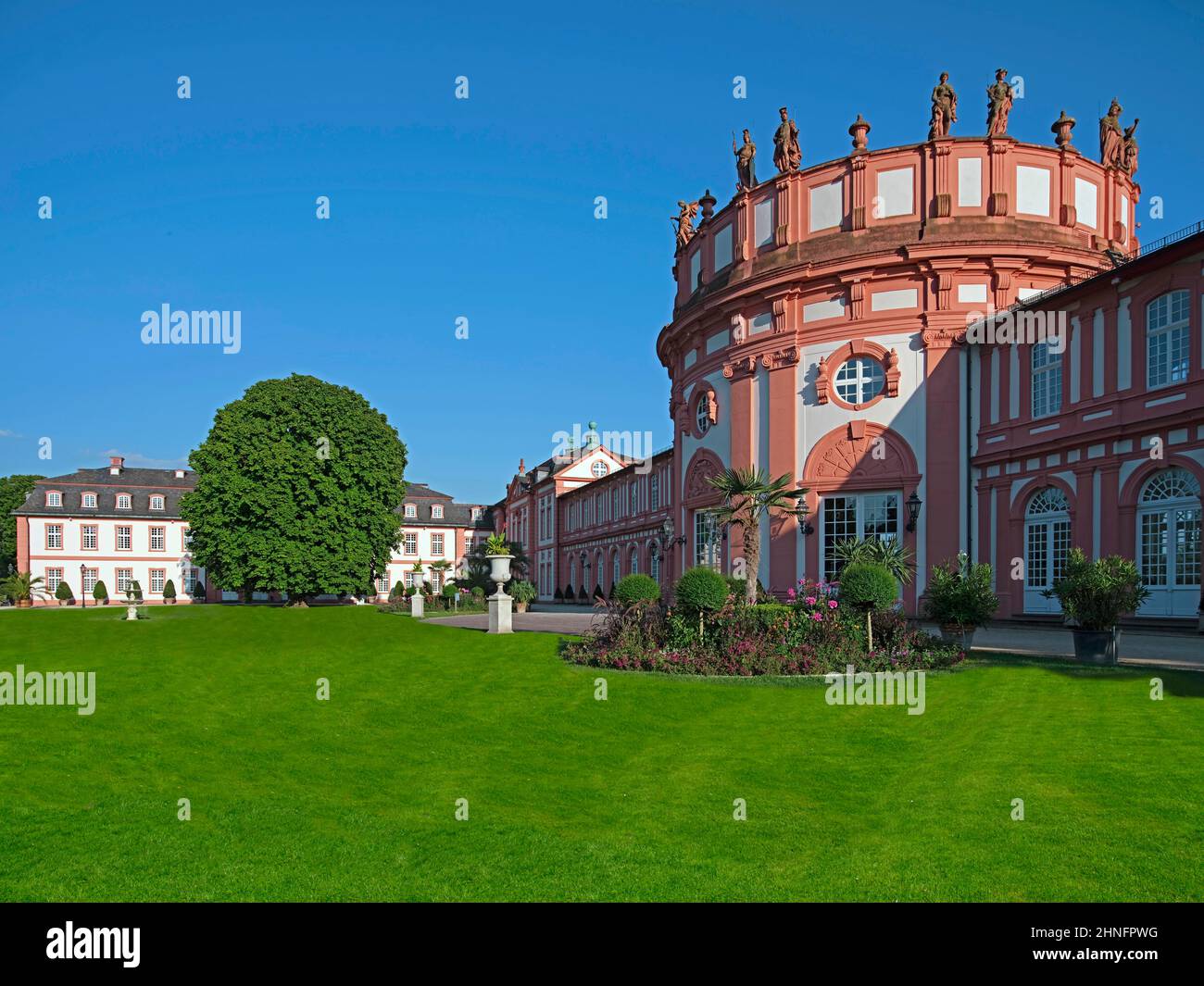 Biebrich Palace, Palace Park, Wiesbaden-Biebrich, Hesse, Germany Stock Photo - Alamy