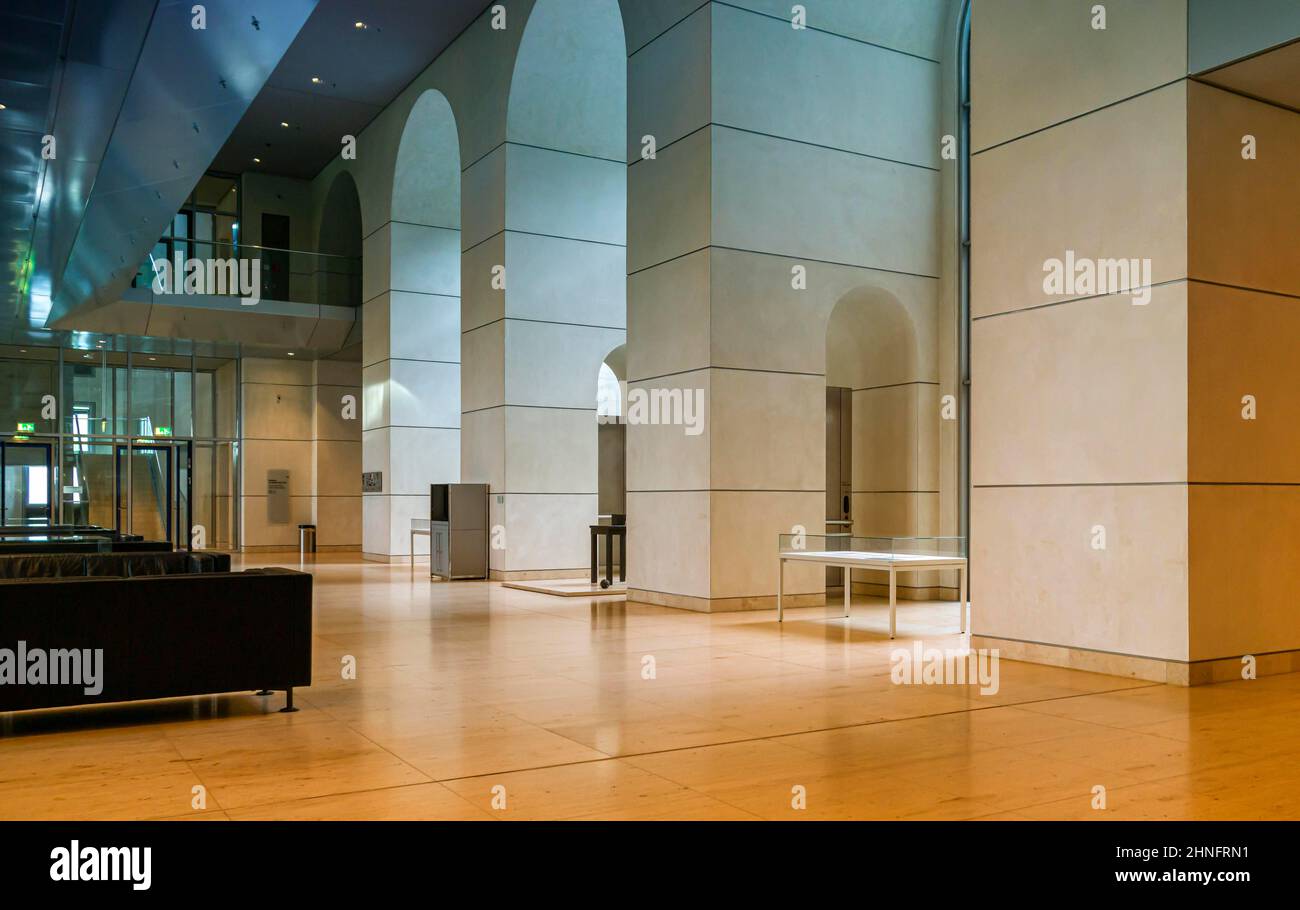 Foyer reichstag hi-res stock photography and images - Alamy