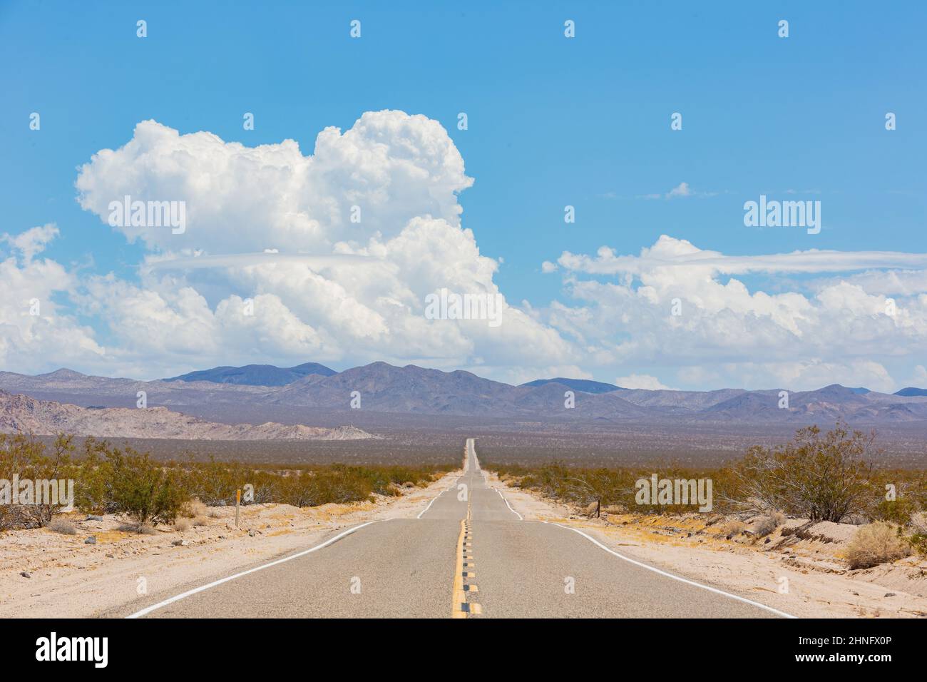Sunny view of the desert landscape at Las Vegas, Nevada Stock Photo - Alamy