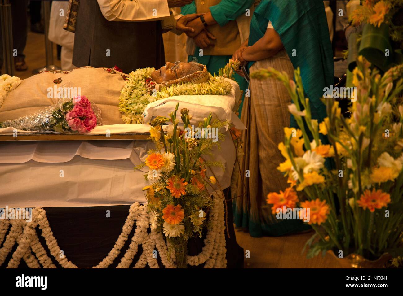 Legendary Bengali Singer Sandhya Mukhopadhyay passes away on February ...