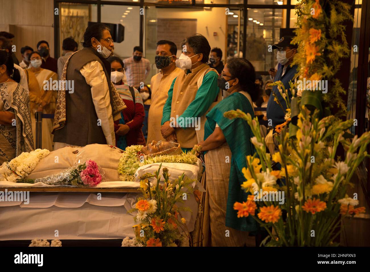 Legendary Bengali Singer Sandhya Mukhopadhyay passes away on February ...