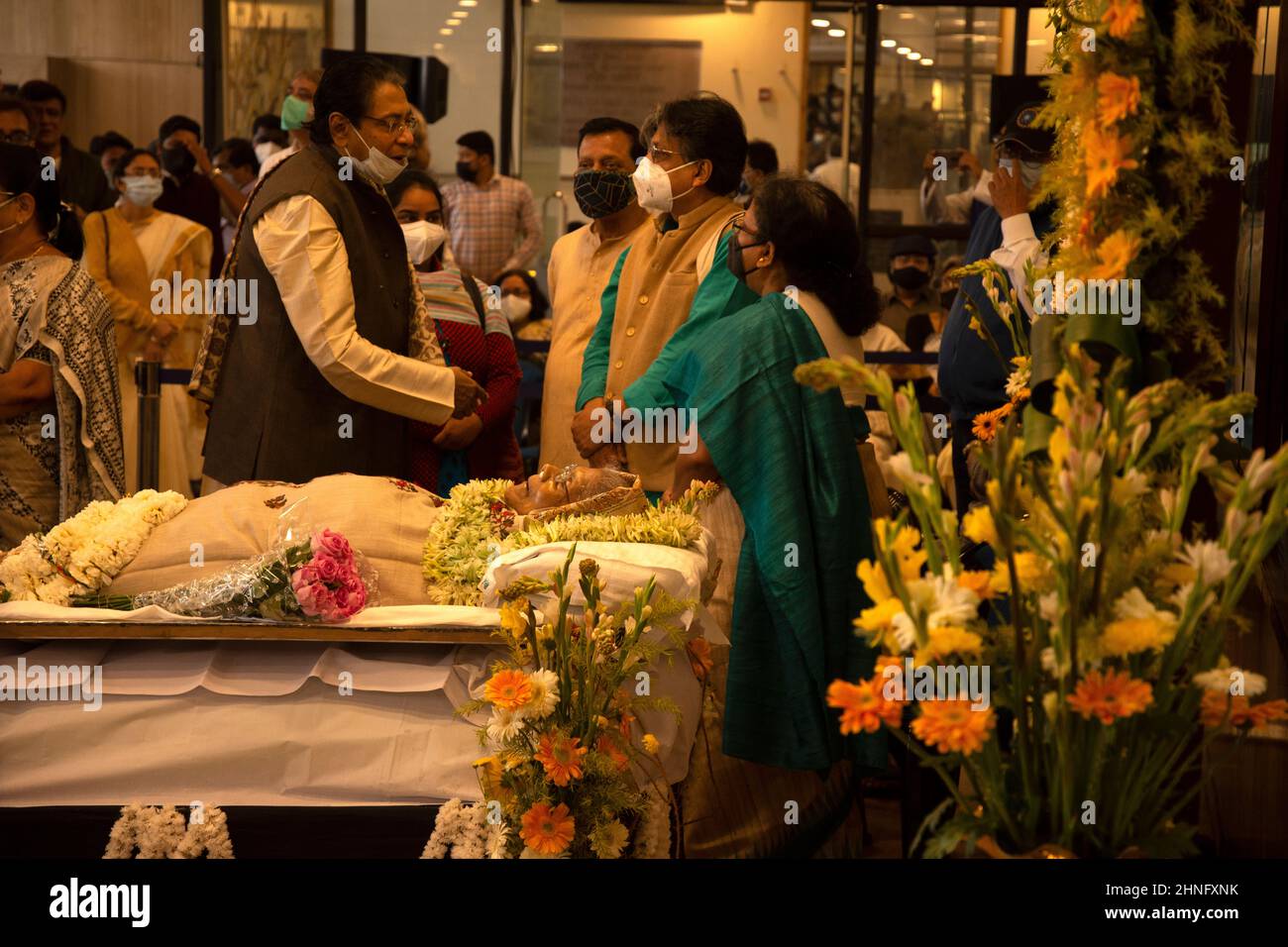 Legendary Bengali Singer Sandhya Mukhopadhyay passes away on February ...