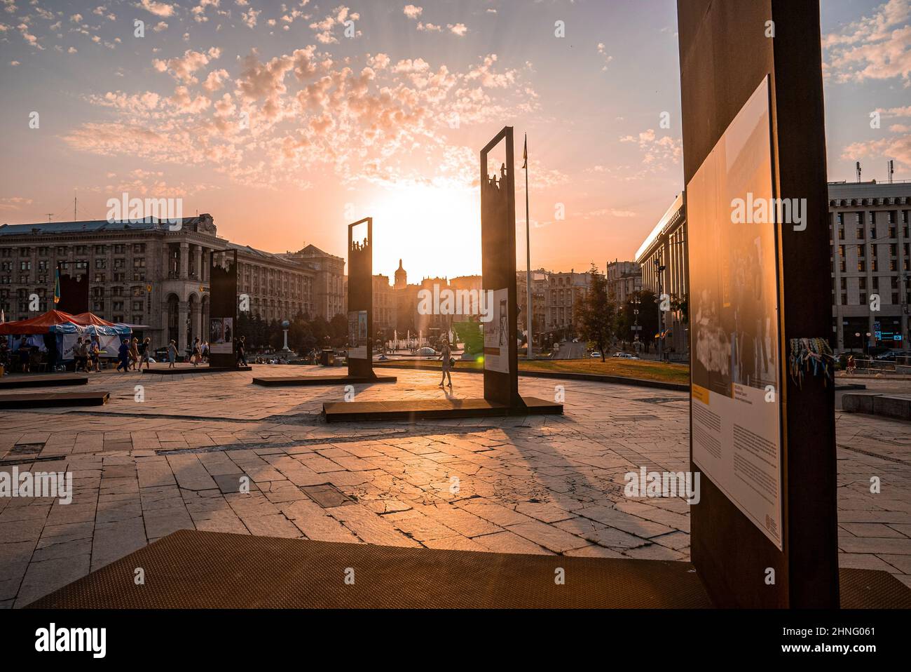 Independence Square in the centre of Kyiv city with Fountains at sunset ...
