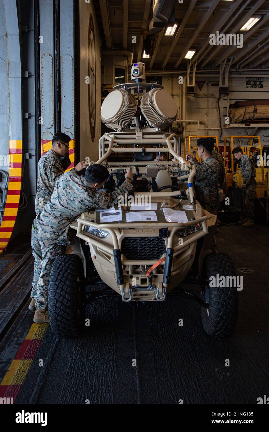 U.S. Marines with 3rd Low Altitude Air Defense (LAAD) assemble a Light ...