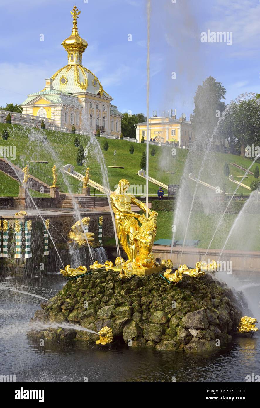 Peterhof, Saint-Petersburg. Russia-09.01.2020: Nizhny Park in Peterhof ...