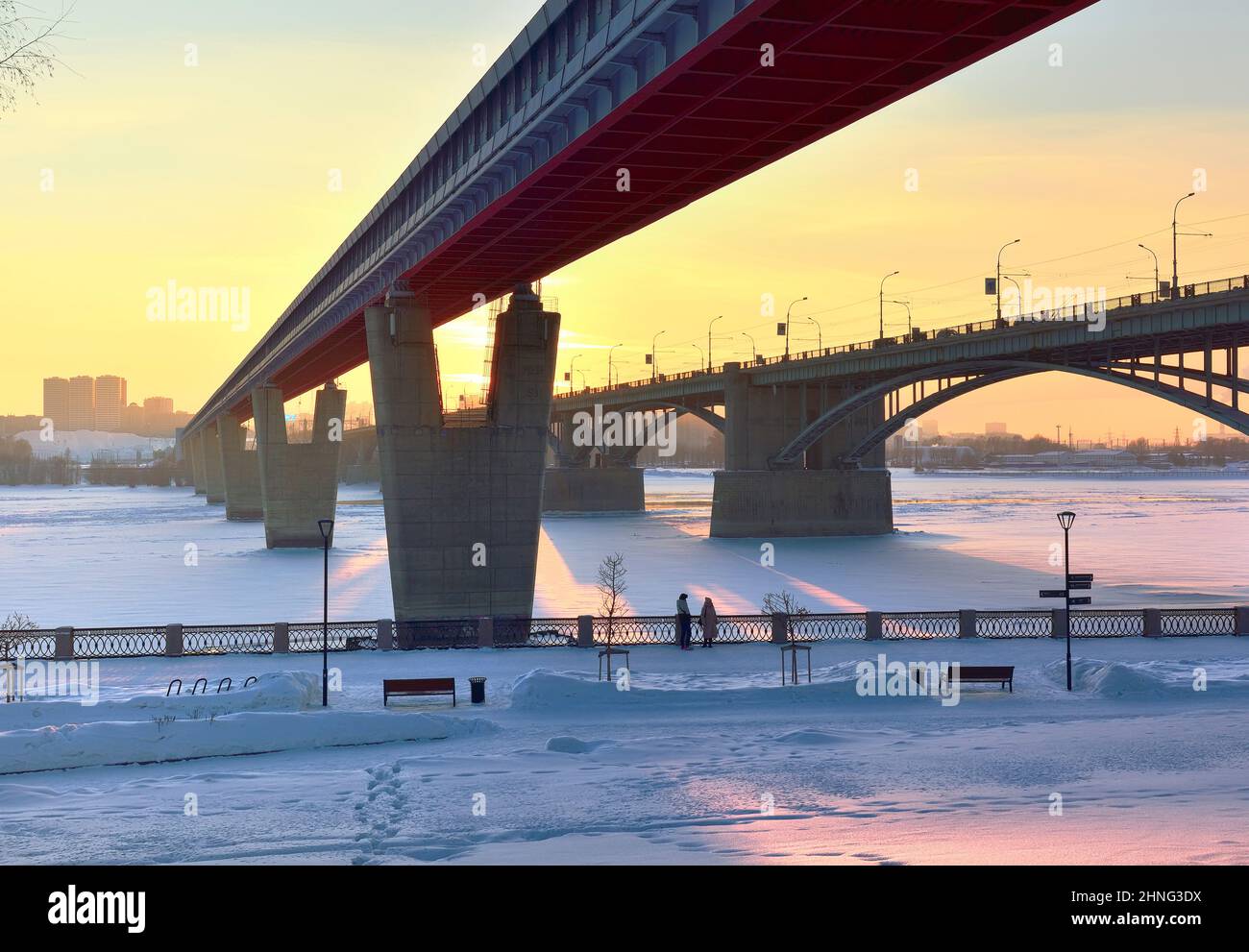 Novosibirsk, Siberia, Russia, 29.01.2022. Bridges on the winter ...
