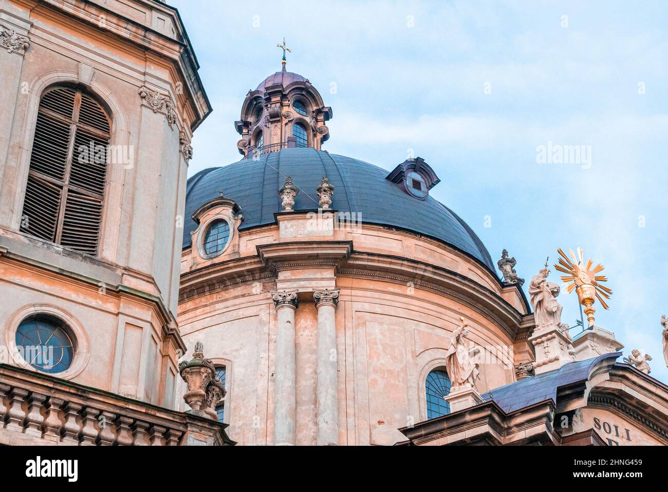 Church statue christianity sculpture column dome dome religious hi-res ...