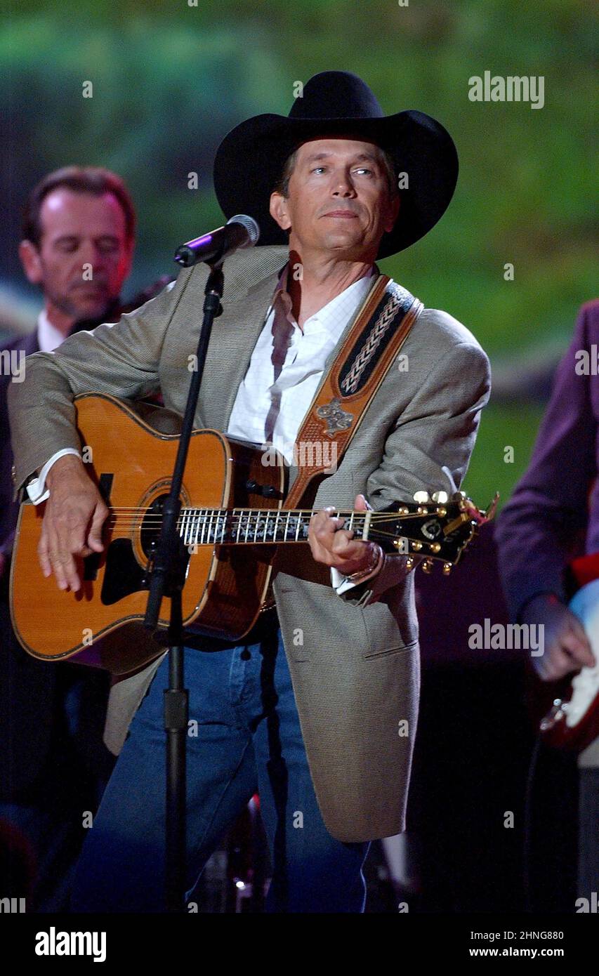 George strait country singer hi-res stock photography and images - Alamy