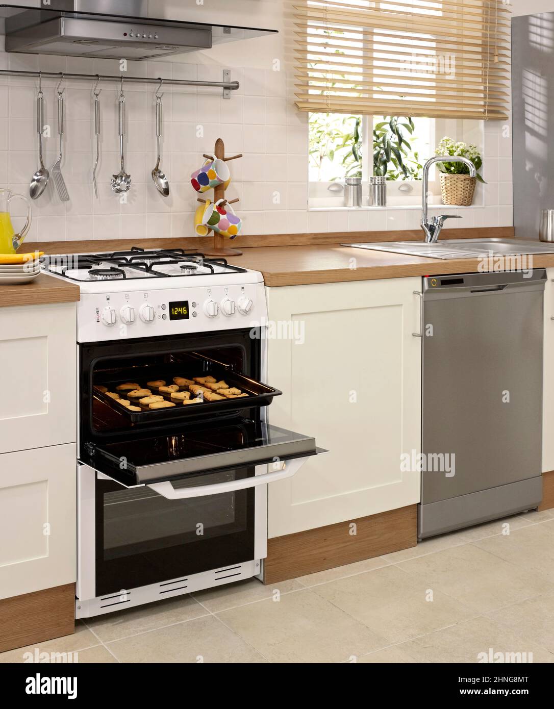 Kitchen stage hi-res stock photography and images - Alamy