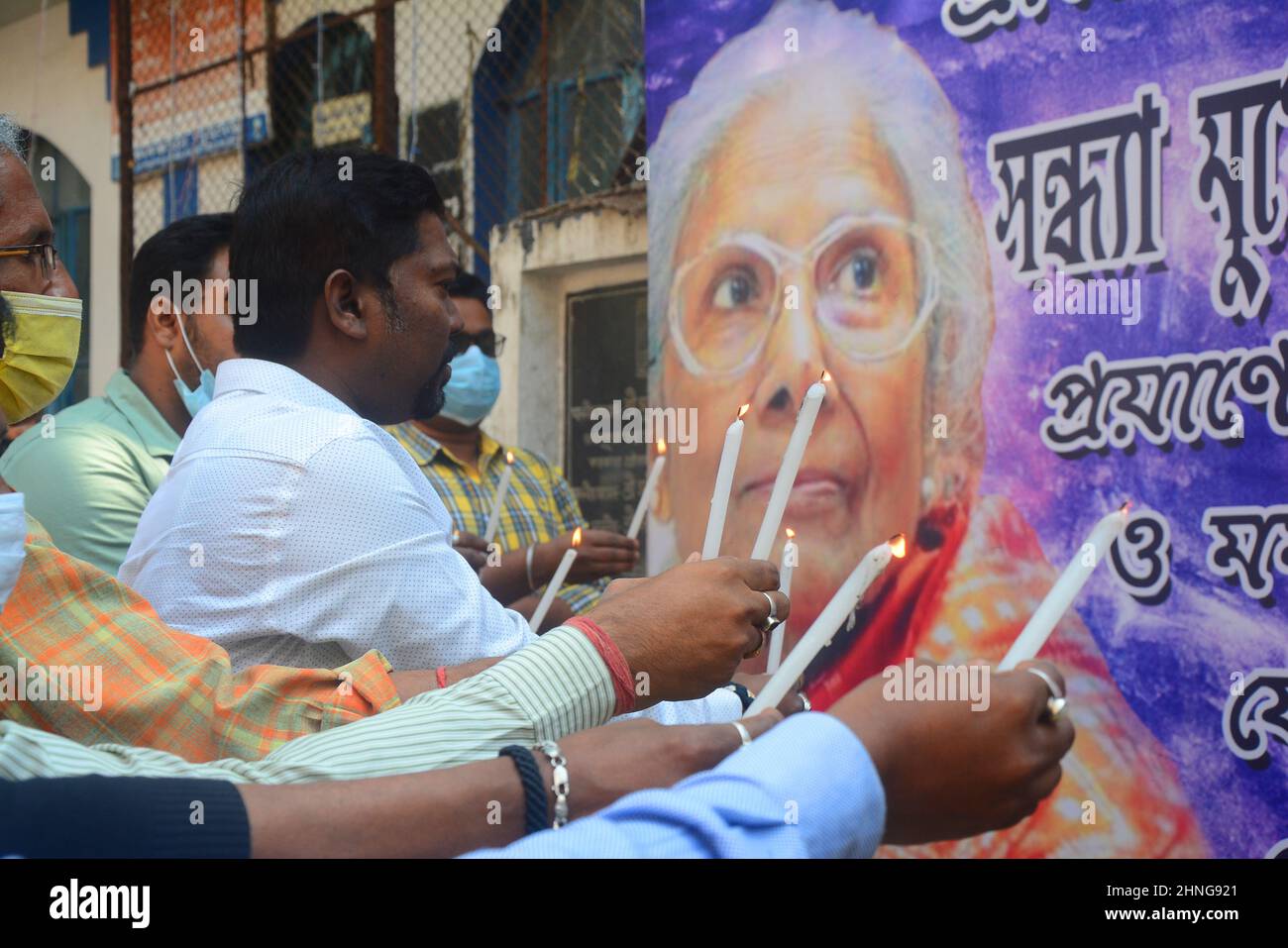 Kolkata, West Bengal, India. 16th Feb, 2022. Candle light tribute to ...