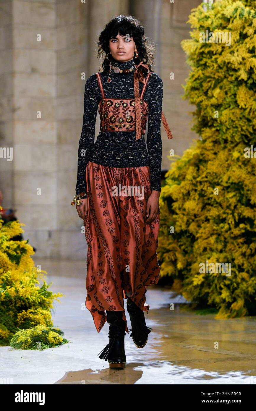 ULLA JOHNSON Fall/Winter 2022-23 Runway during New York Fashion Week ...