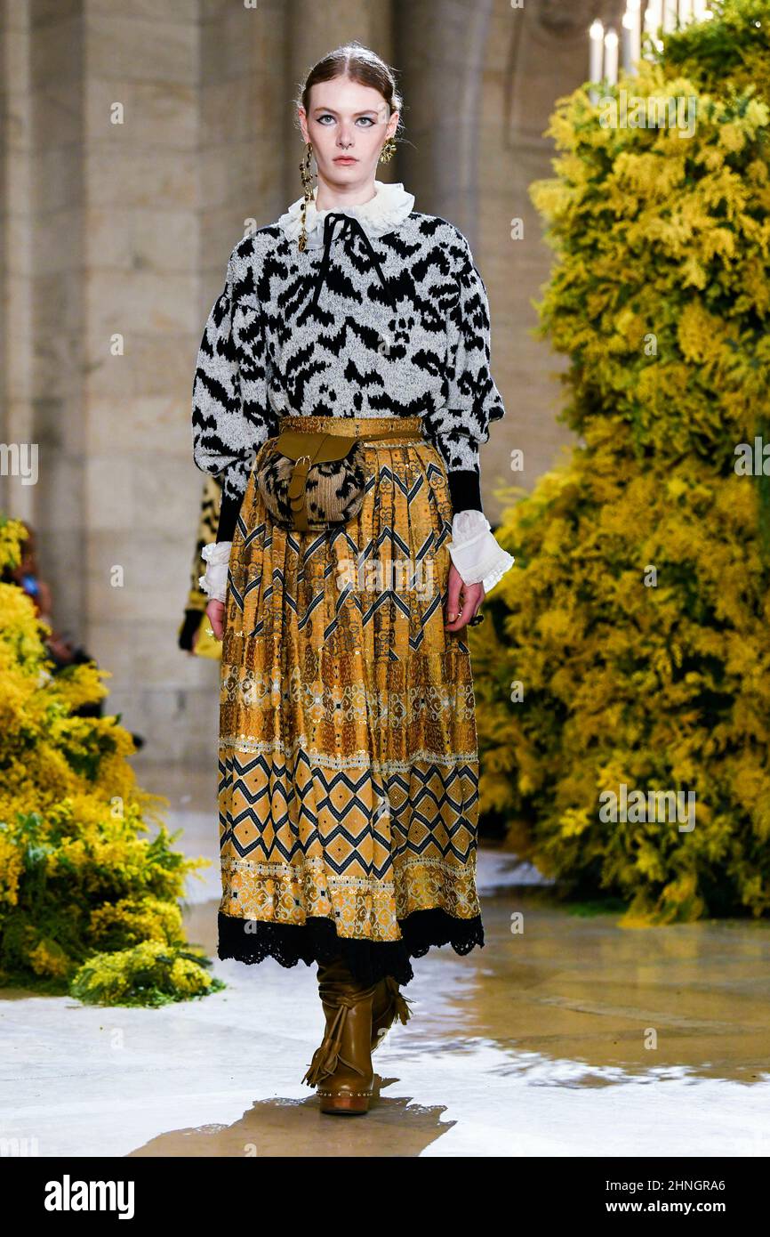 ULLA JOHNSON Fall/Winter 2022-23 Runway during New York Fashion Week ...