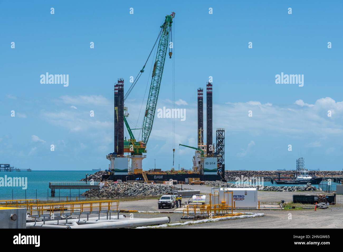 Pile driving platform on the beach at Hay Point, in the new harbour ...