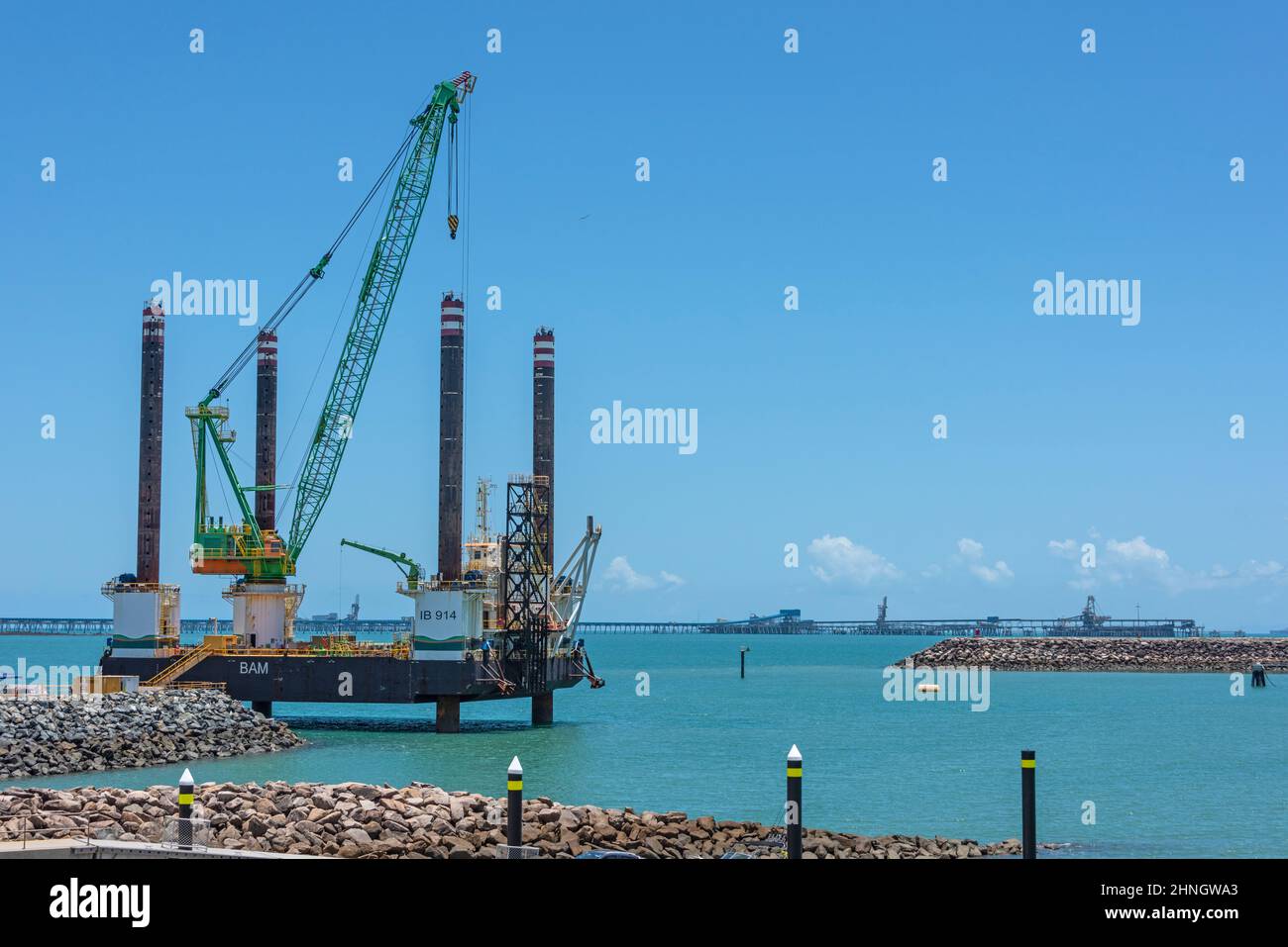 Pile driving platform on the beach at Hay Point, in the new harbour ...