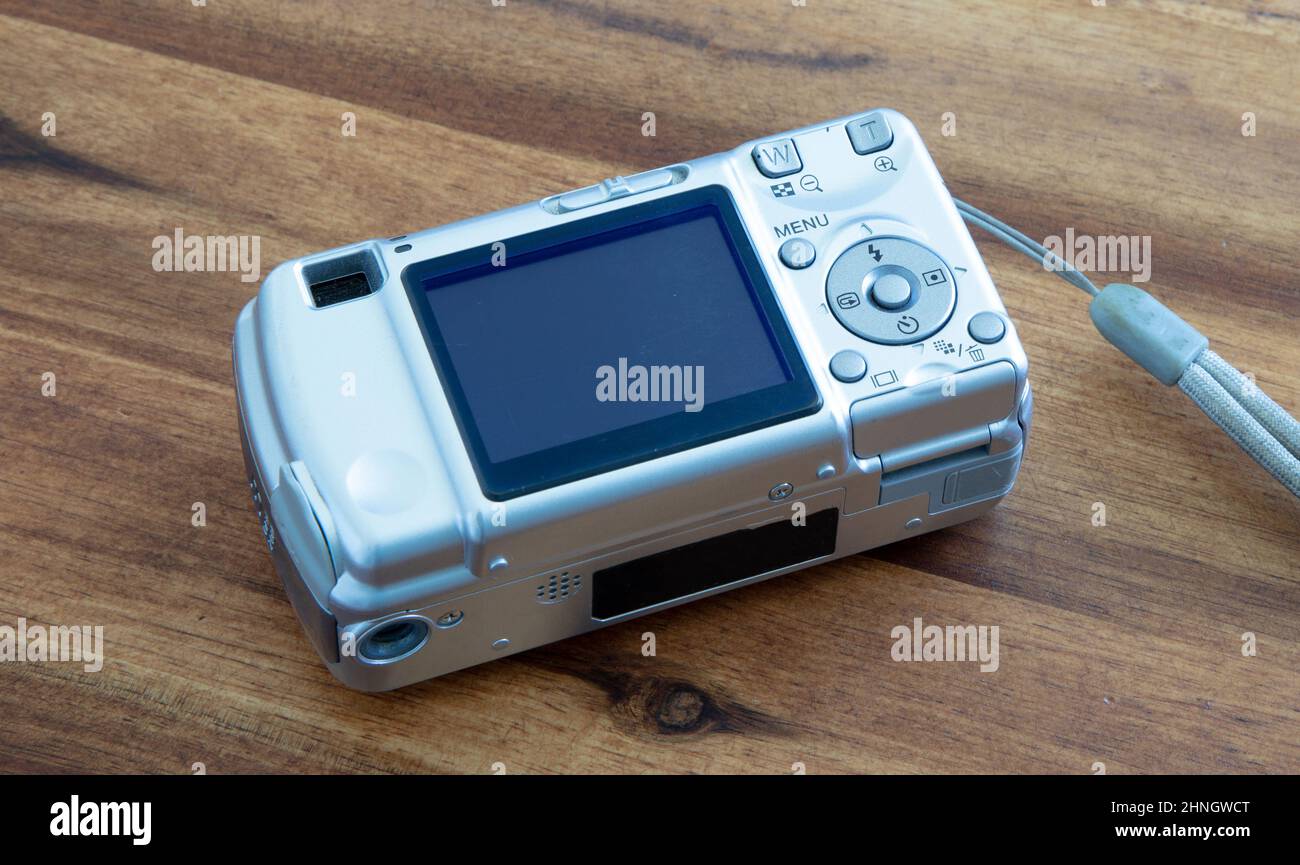 Old digital camera hi-res stock photography and images - Alamy