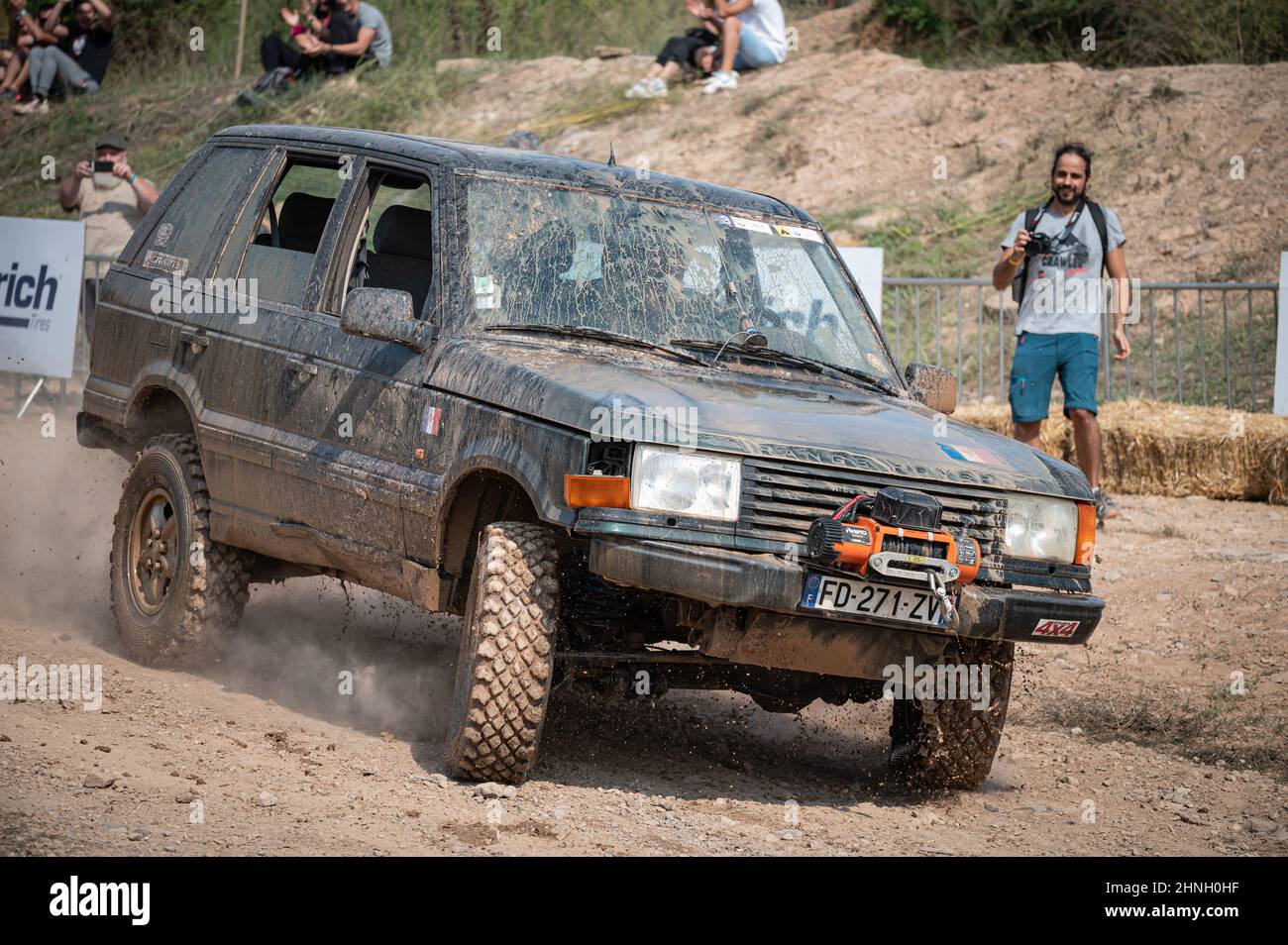 Second-generation Range Rover in technical offroading Stock Photo - Alamy