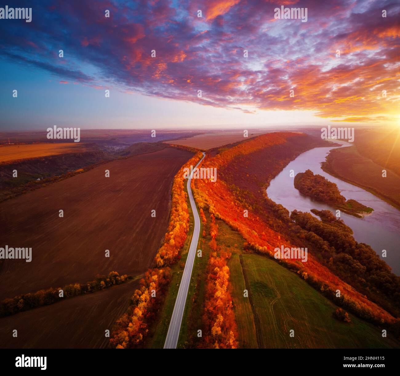 Outdoor birds eye view of the dawn hi-res stock photography and images ...
