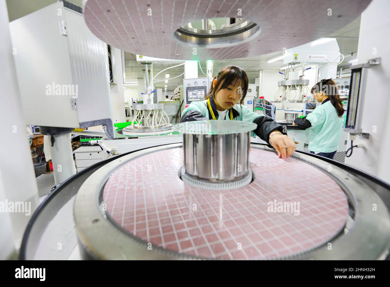 Precision optical workers hi-res stock photography and images - Alamy