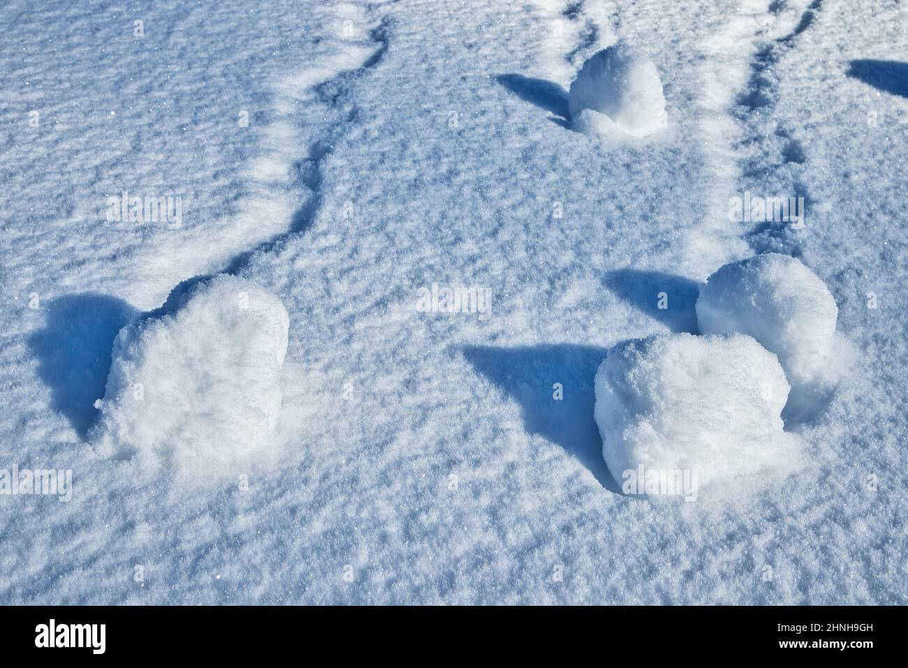 soft snow surface patterns in winter on hillside Stock Photo - Alamy
