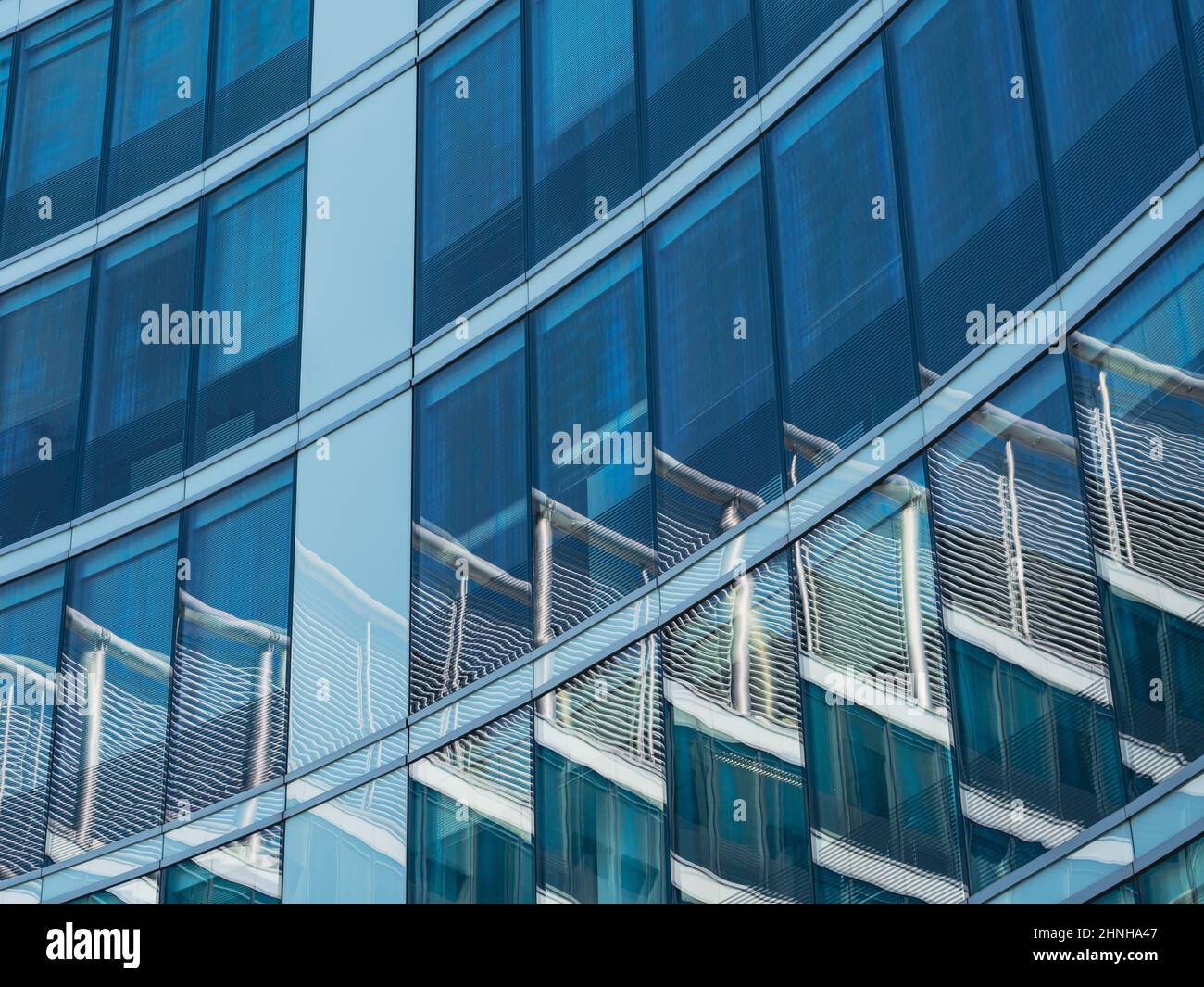 Front of glass tall structure hi-res stock photography and images - Alamy