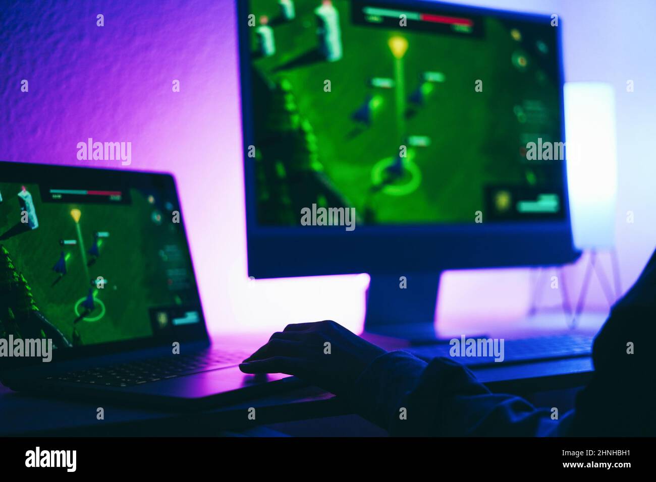 Youtuber pc hi-res stock photography and images - Alamy