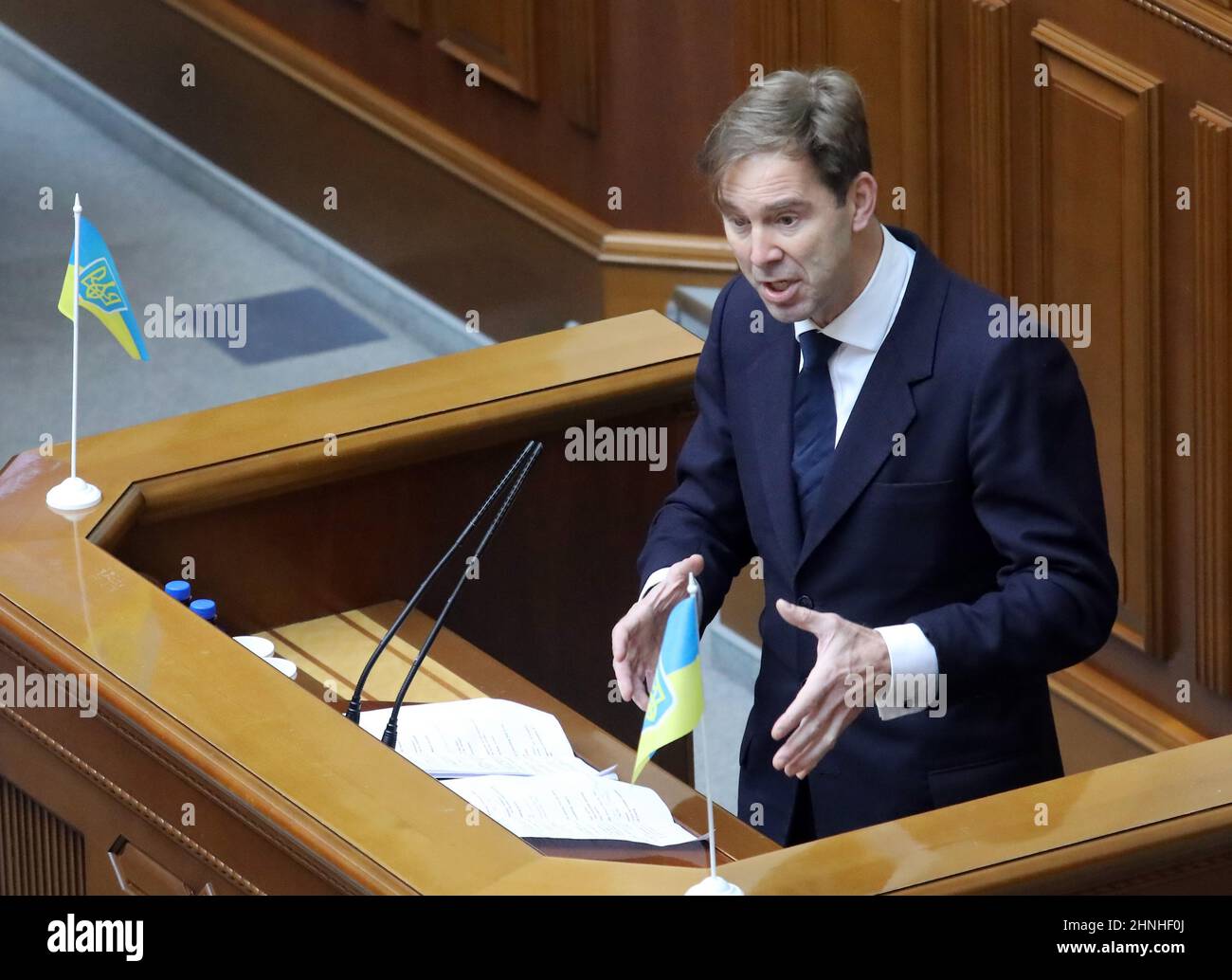 Chair of the defence select committee hi-res stock photography and ...