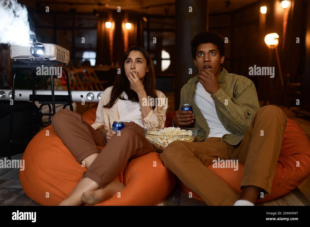 Couple watching tv back hi-res stock photography and images - Alamy