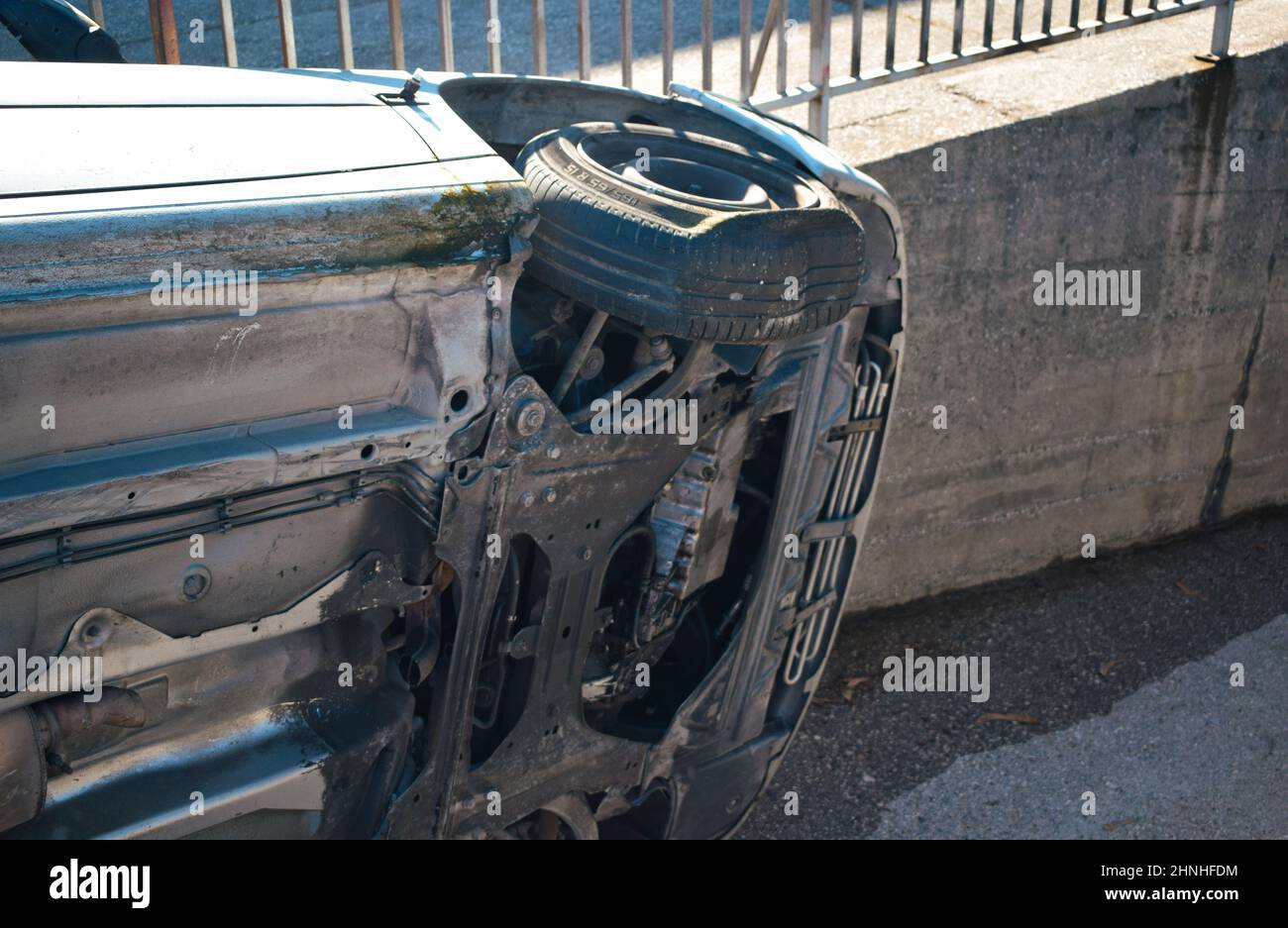 Shattered wheel of a crashed car Stock Photo - Alamy