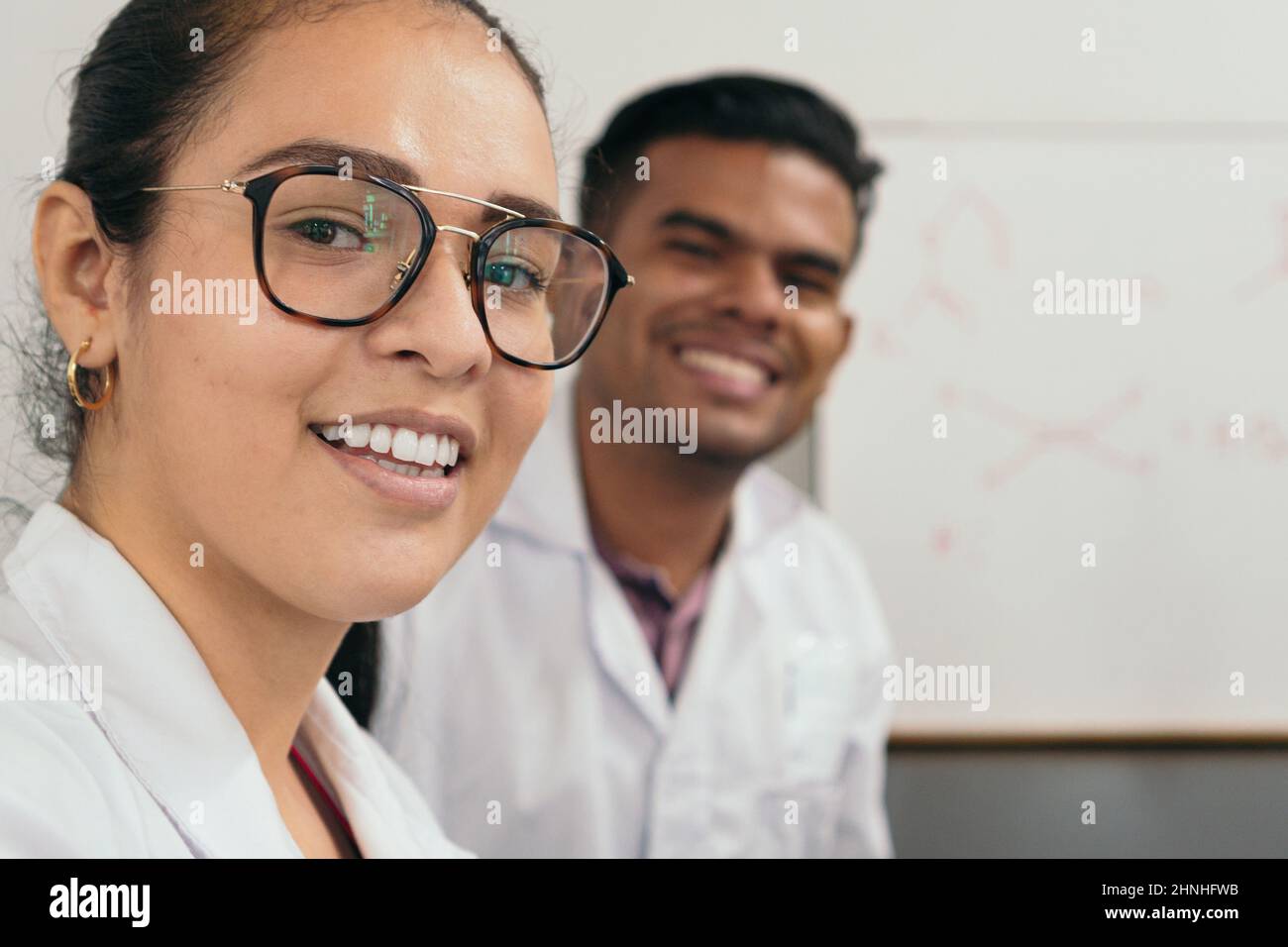 Female lab technicians hi-res stock photography and images - Alamy