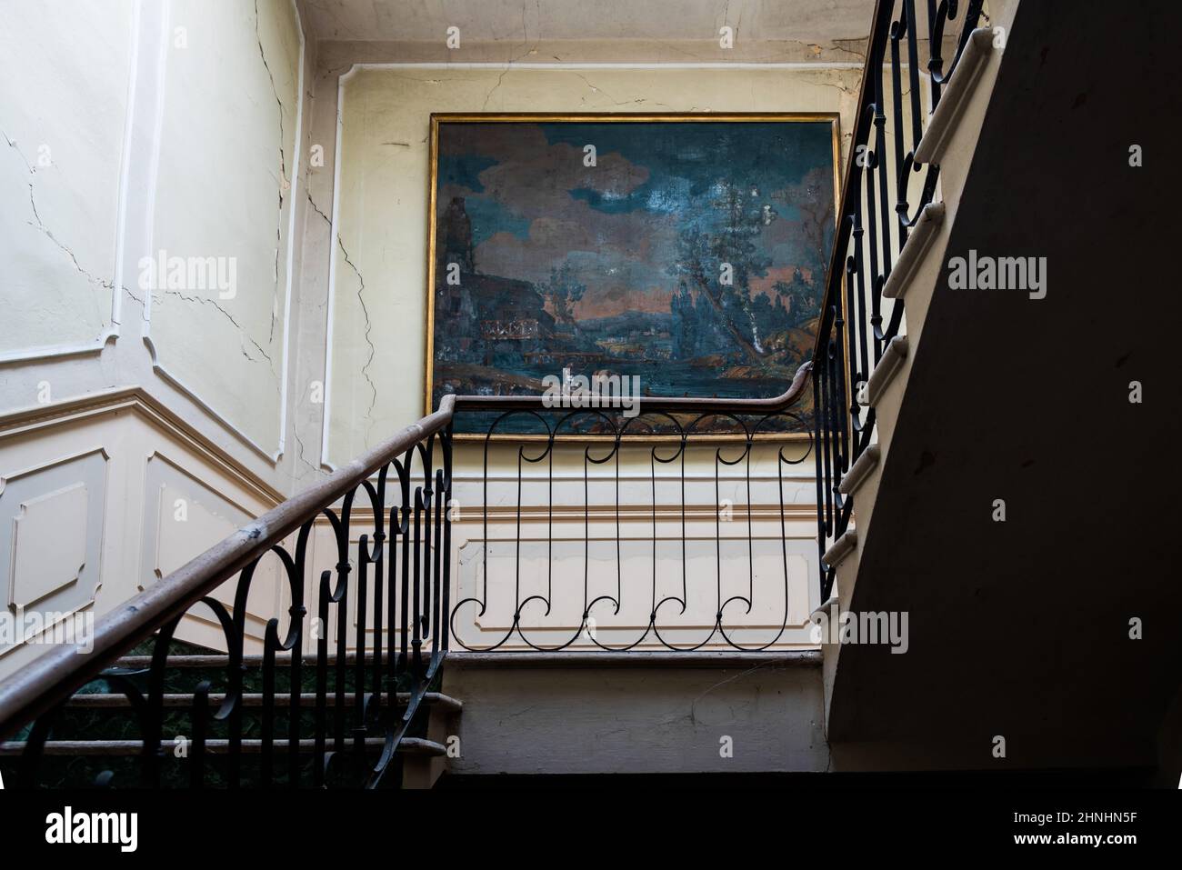 February 2022, internal staircase of an abandoned house, Urbex In ...