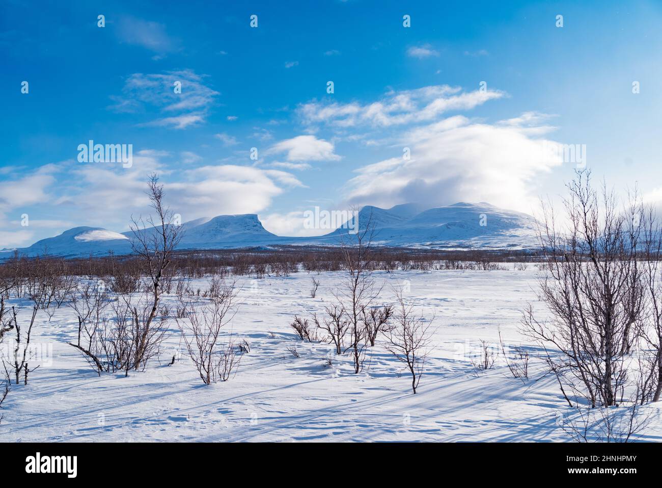 U shaped valley hi-res stock photography and images - Alamy