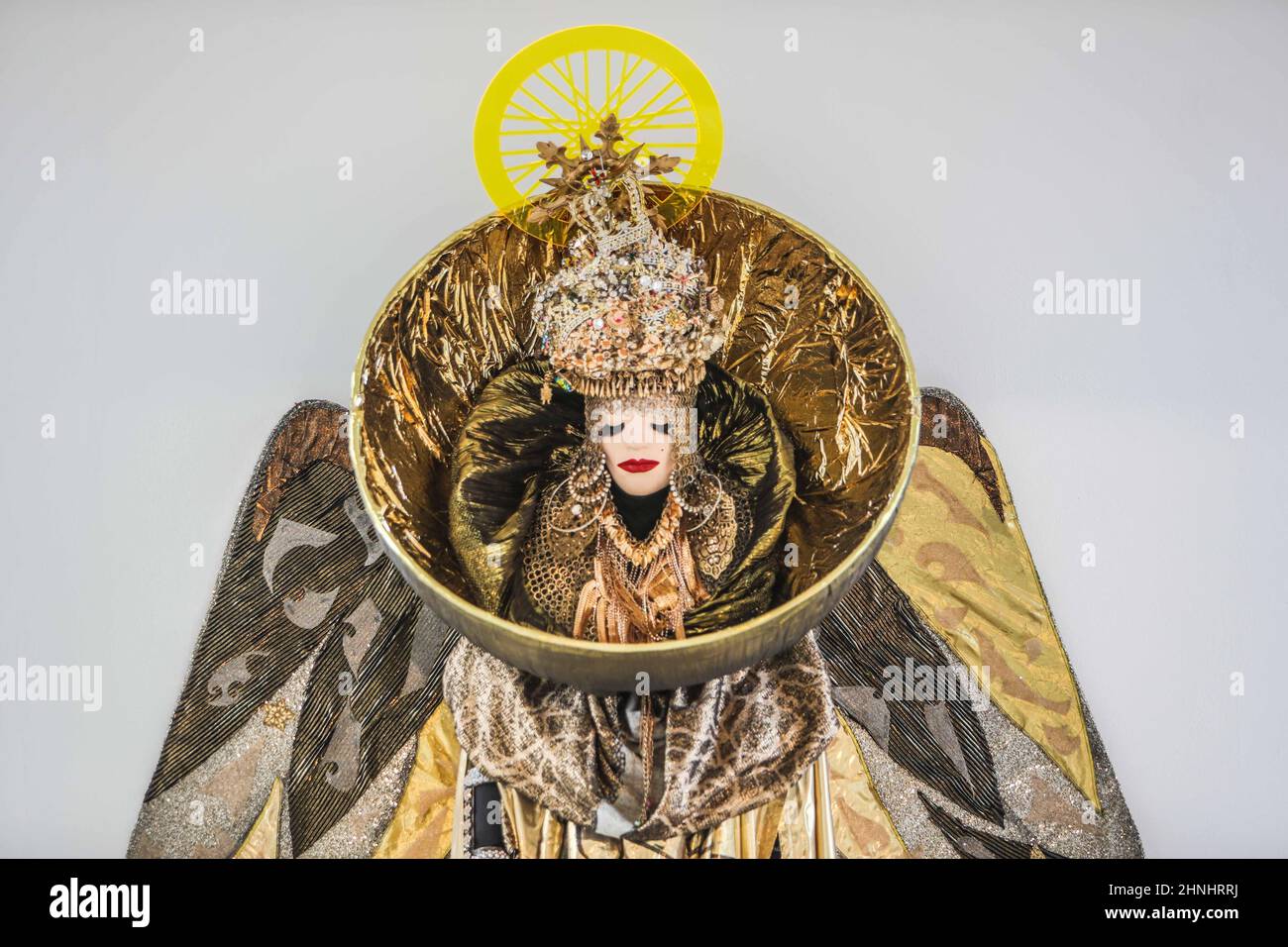 Long exuberant dresses hi-res stock photography and images - Alamy