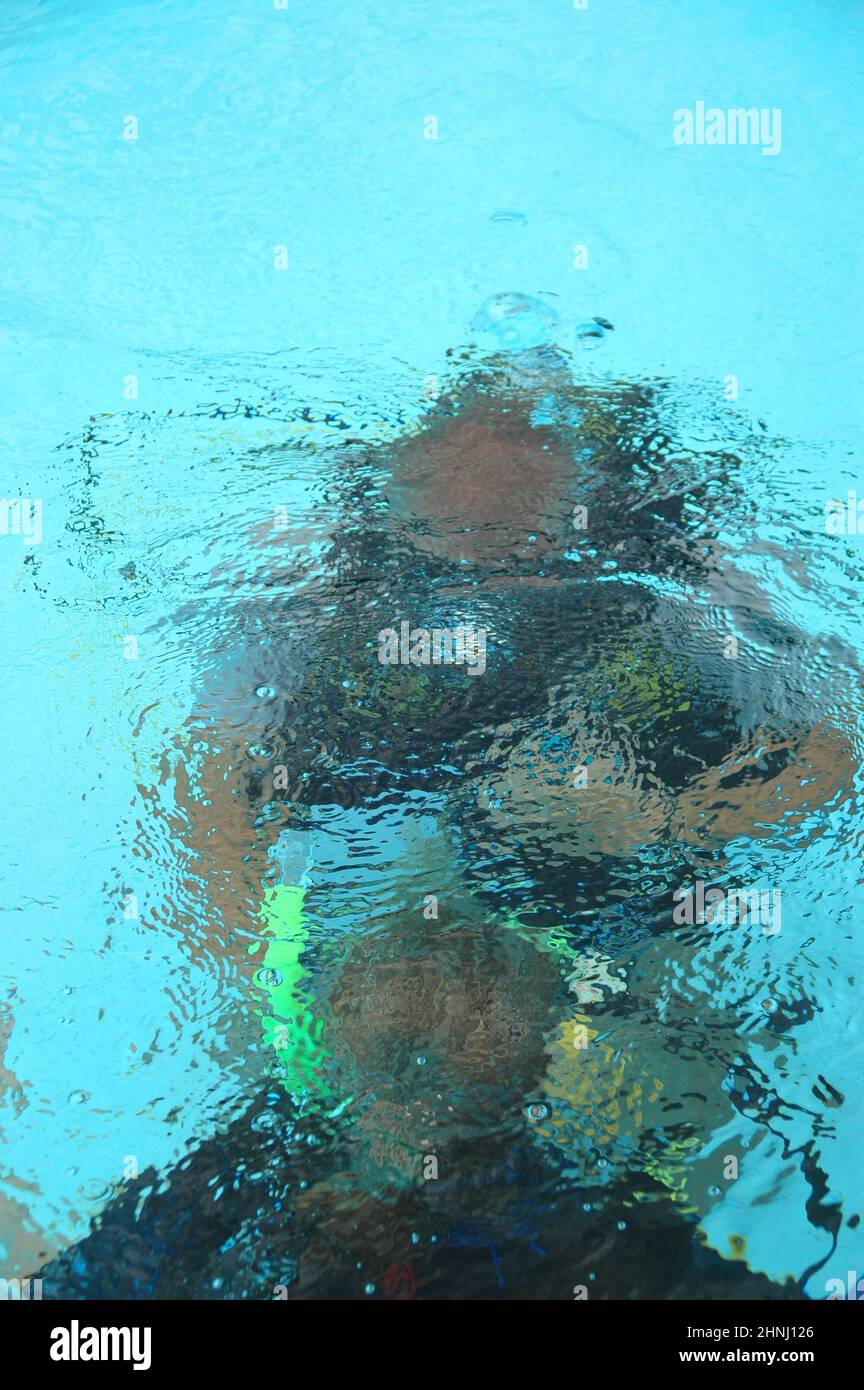 Man woman scuba diving gear hi-res stock photography and images - Alamy