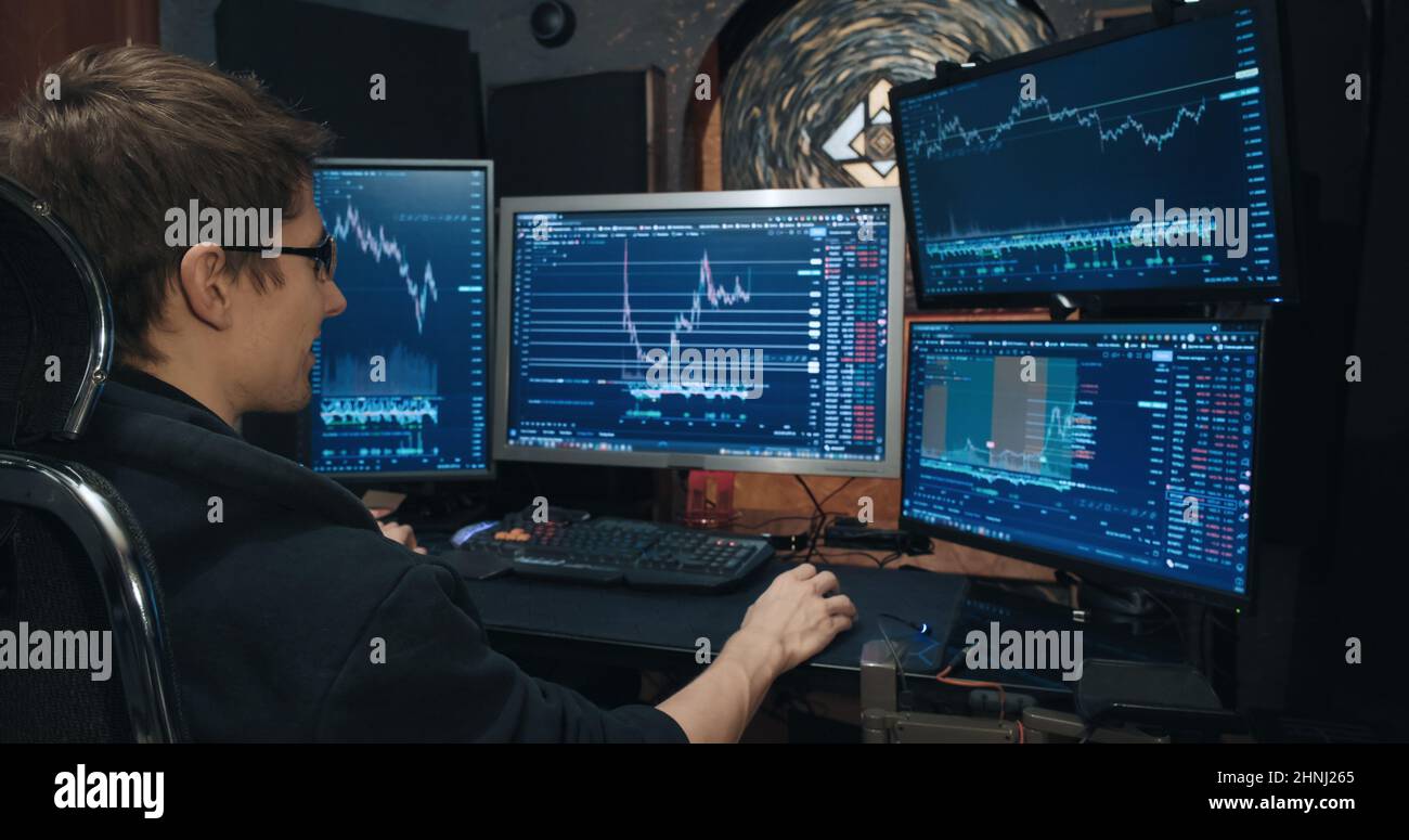Trader trades on stock exchange hi-res stock photography and images - Alamy