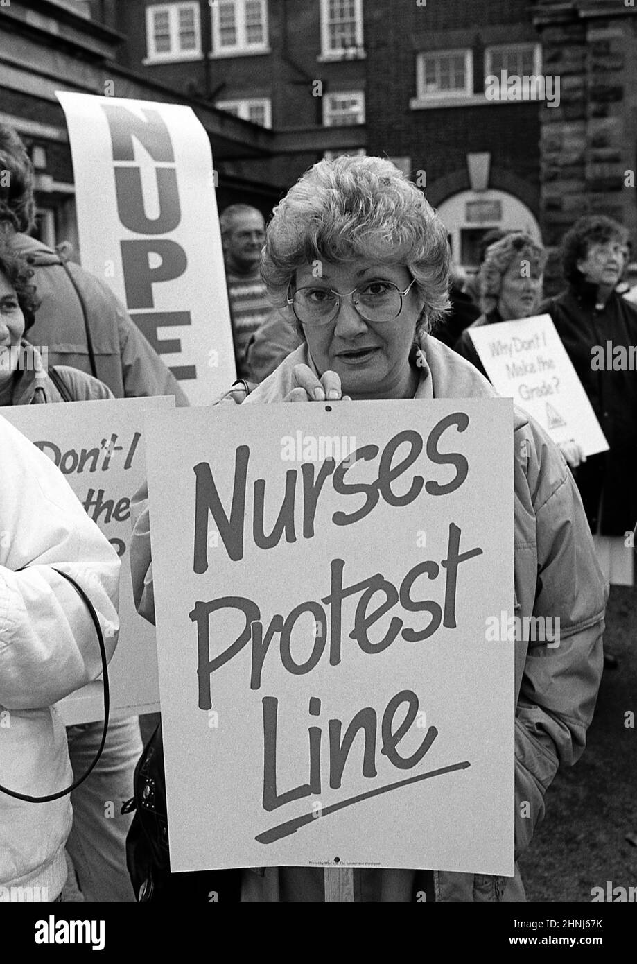 Nurses protest 1988 hi-res stock photography and images - Alamy