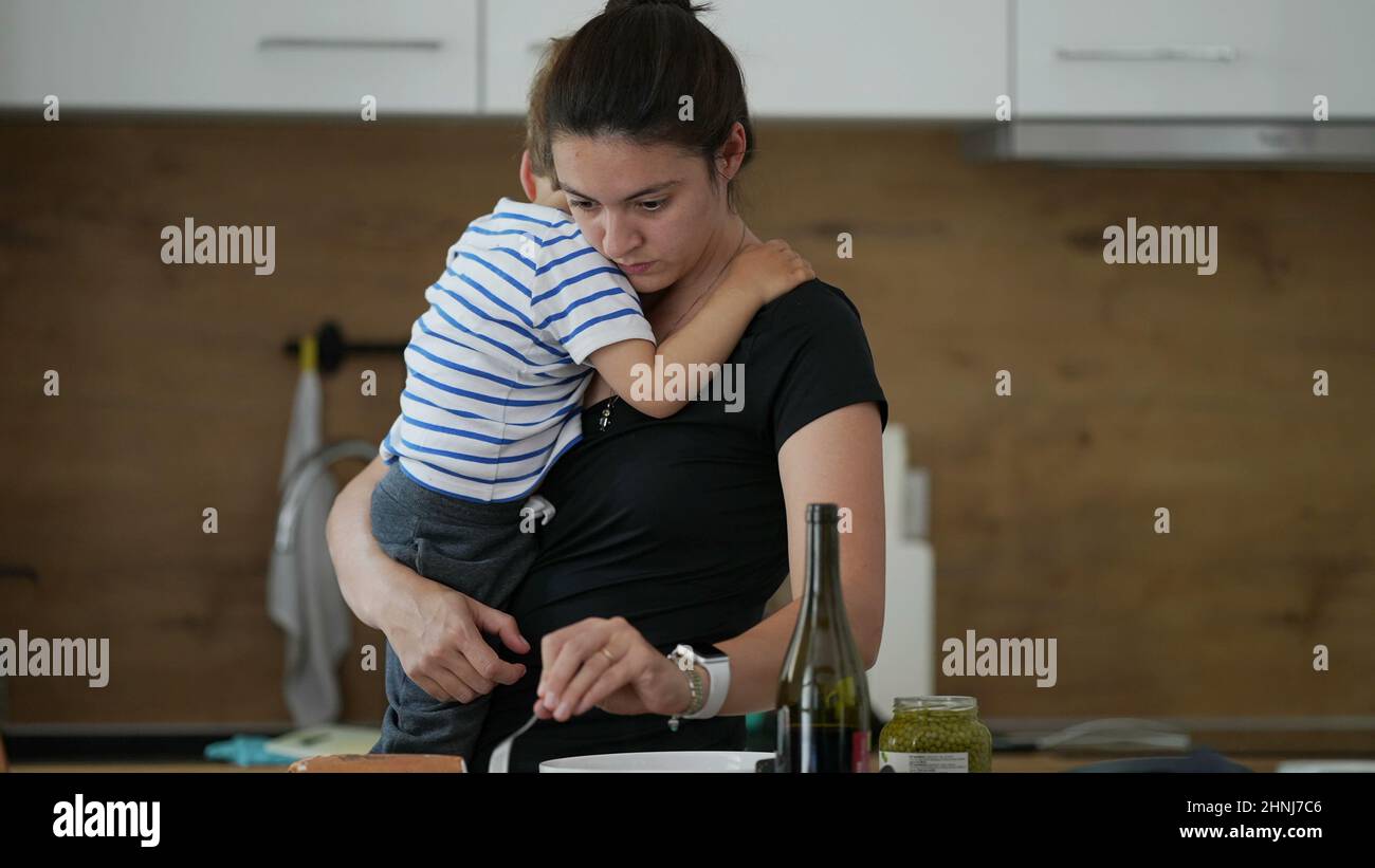 Mom authentic family meal hi-res stock photography and images - Alamy