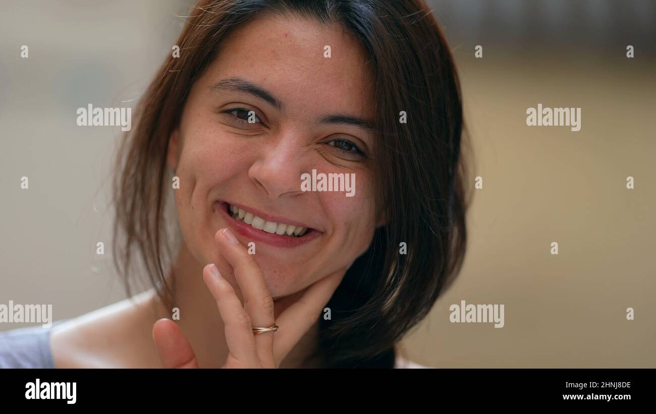 Woman in 30s close-up face smiling portrait Stock Photo - Alamy