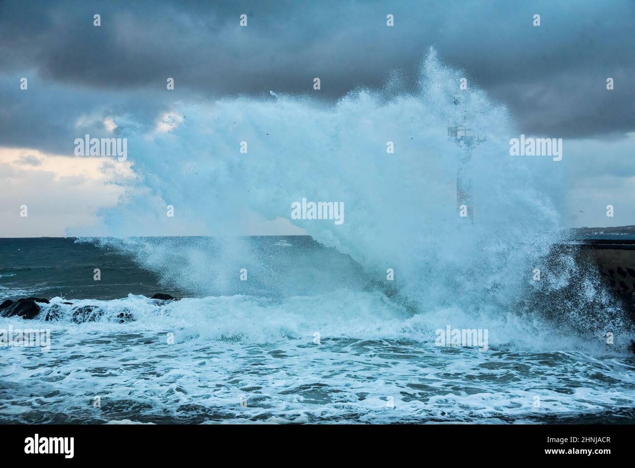 Weather in the canary islands hi-res stock photography and images - Alamy