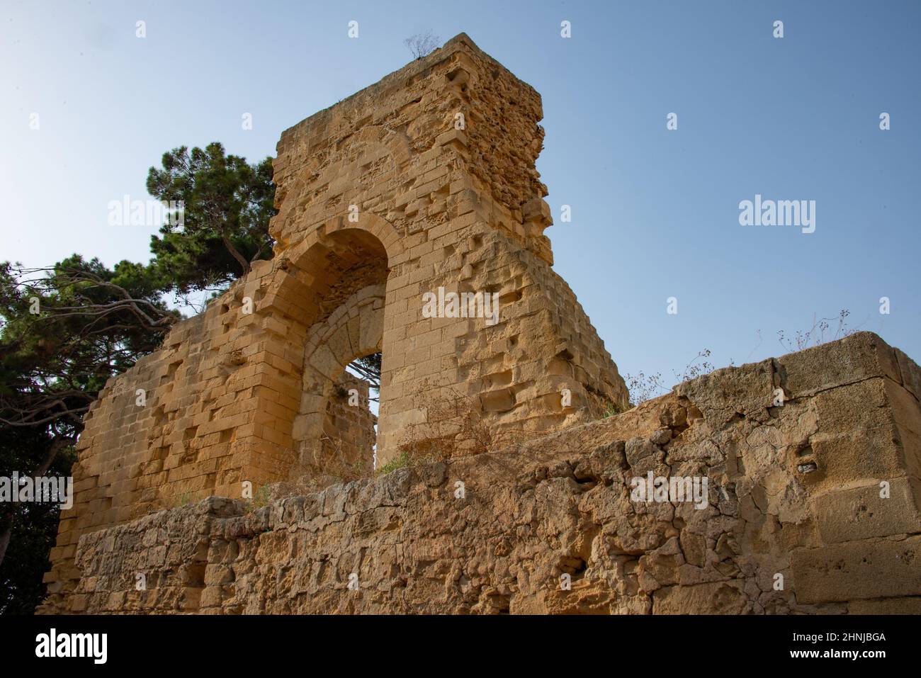 Norman archways hi-res stock photography and images - Alamy