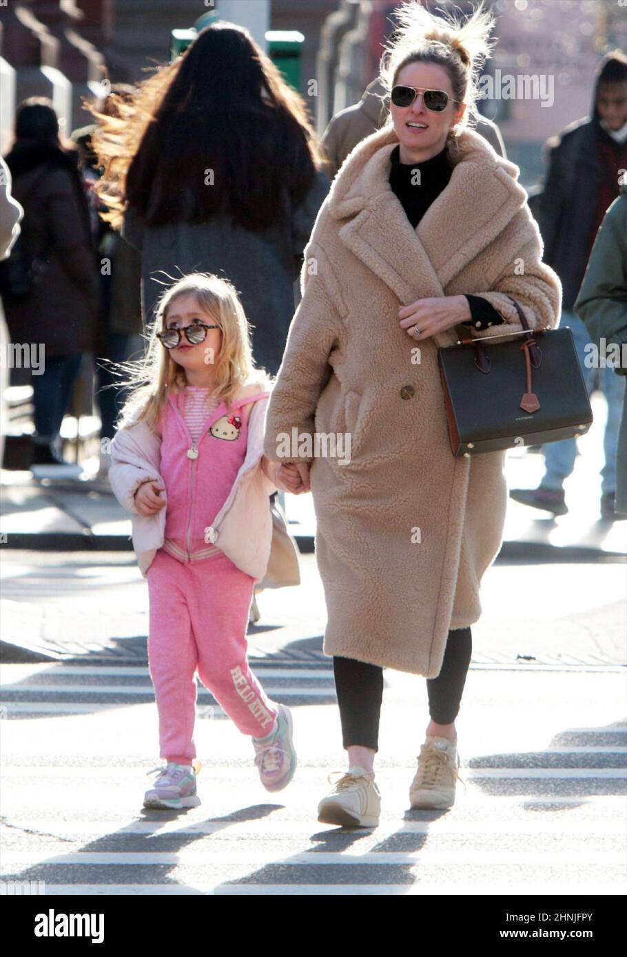 New York - NY - 20220112 Nicky Hilton Rothschild and her daughter Lily ...