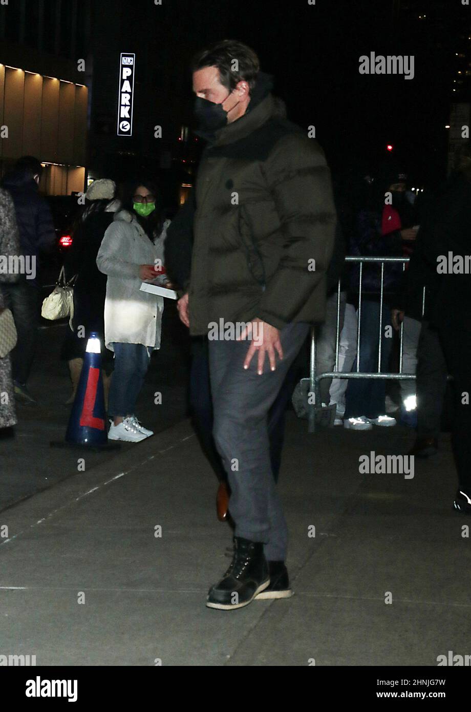 New York - NY - 20220111 Bradley Cooper outside the studios of The Late ...