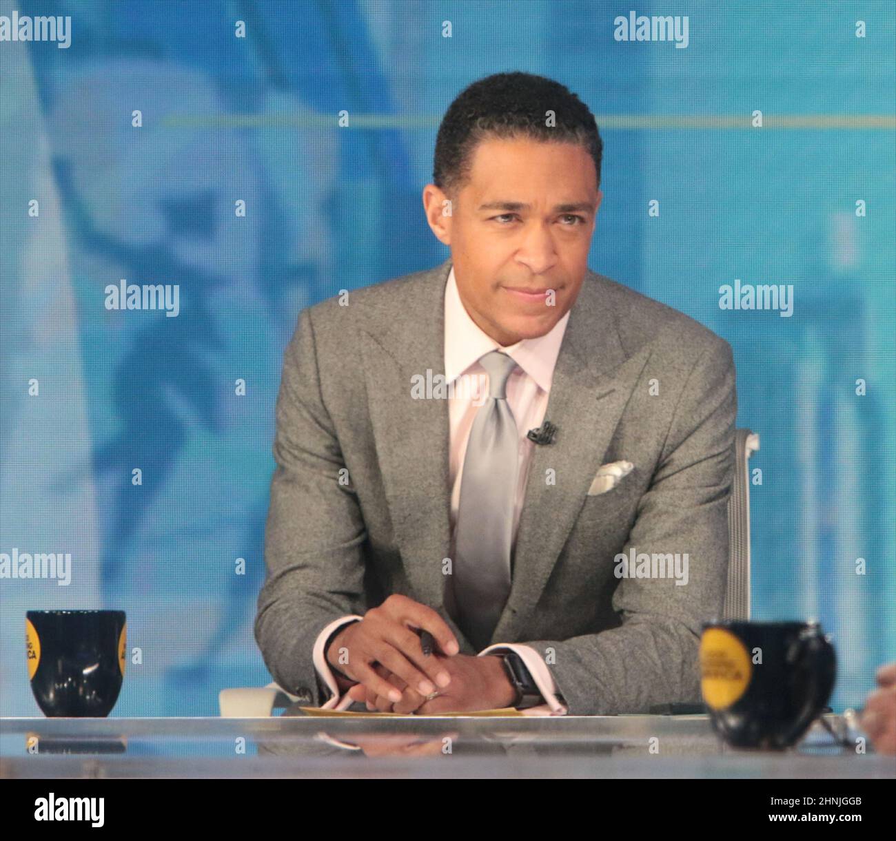 New York - NY - 20220112 The Good Morning America hosts on set filming ...