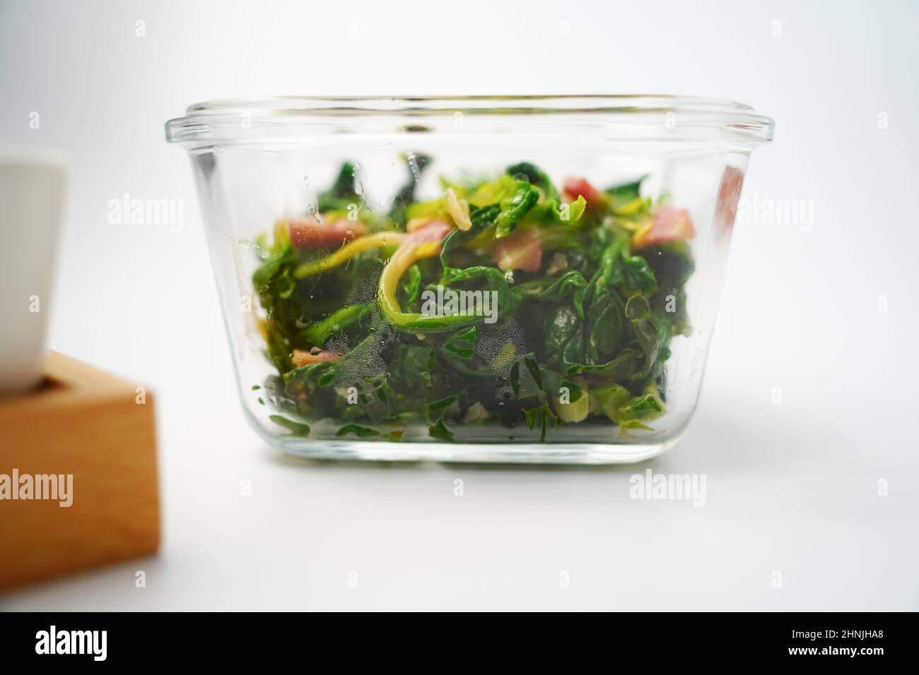 In particular, Bigeum Island spinach grown in the sea breeze is famous ...