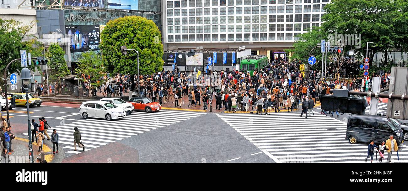 Shibuya Crossing, Hachiko Square, Tokyo Japan Stock Photo - Alamy
