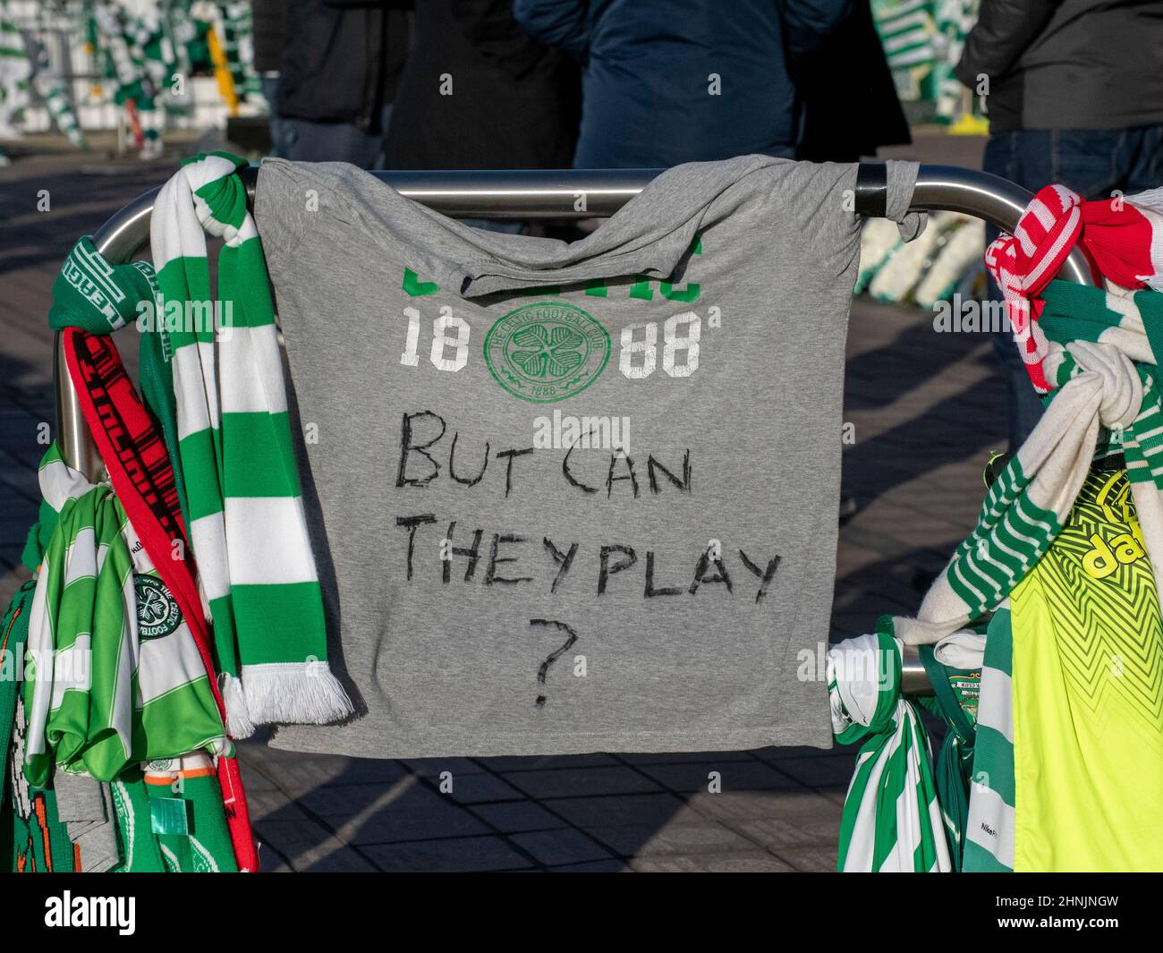 Glasgow, Scotland. UK. 27th November 2021: Tributes being left from ...