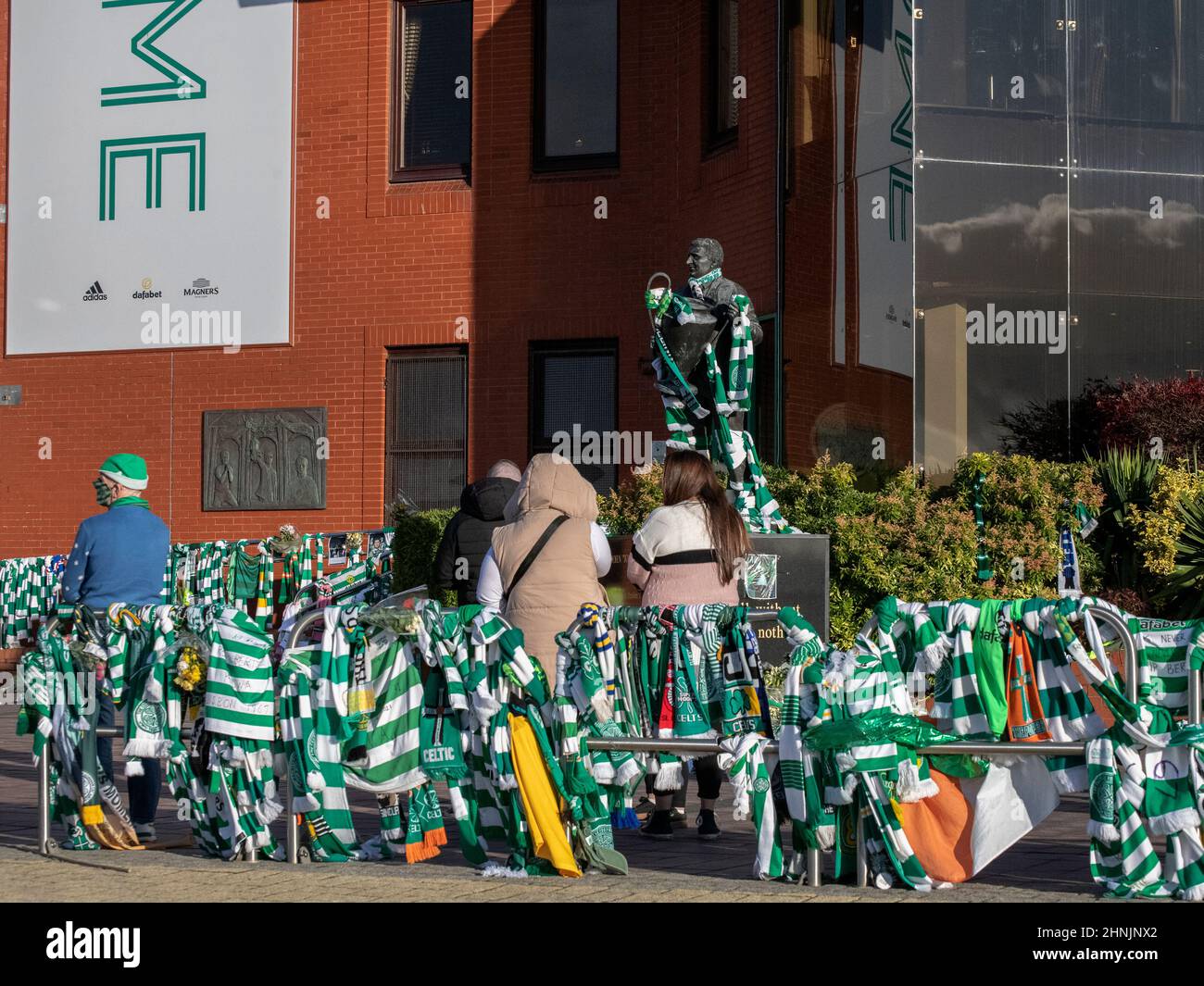 Glasgow, Scotland. UK. 27th November 2021: Tributes being left from ...