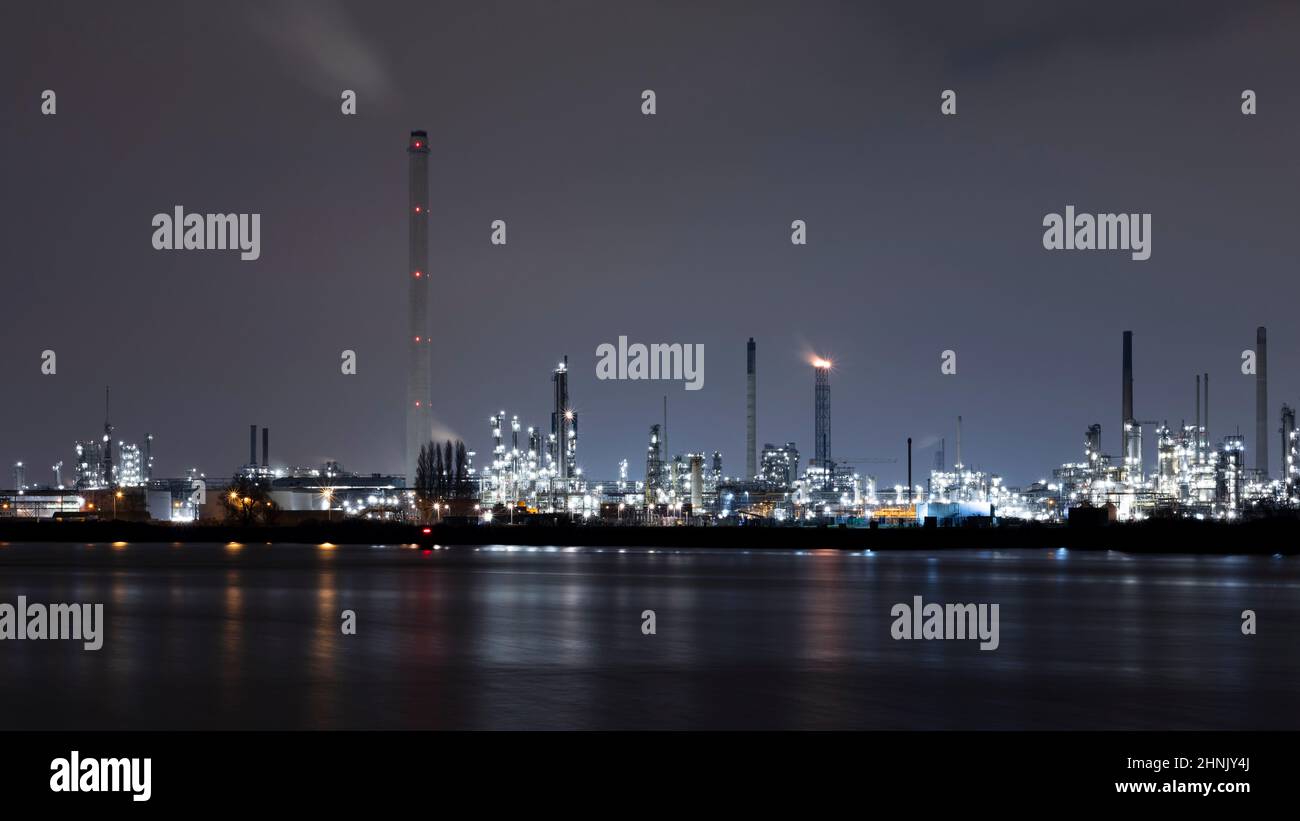 Oil refinery of Shell Rotterdam at night Stock Photo - Alamy