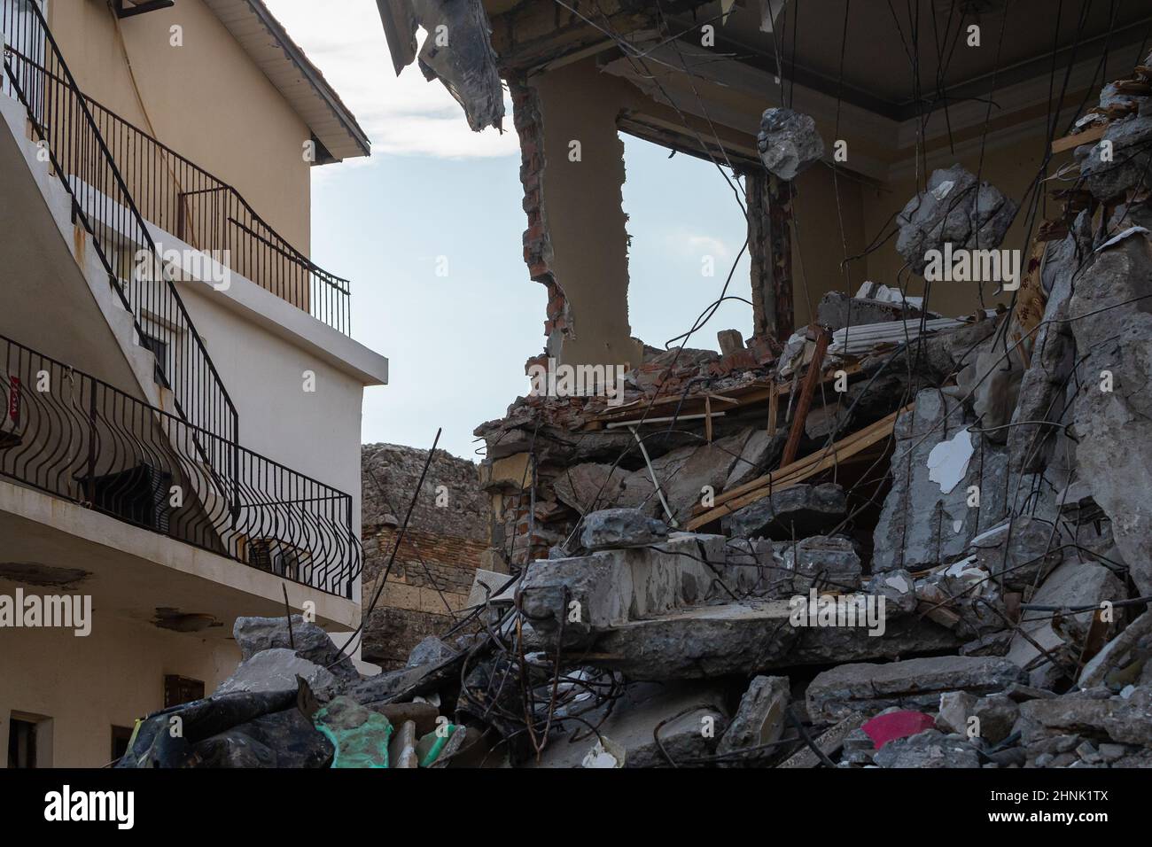 Demolition of a dilapidated stone building, reconstruction of housing ...