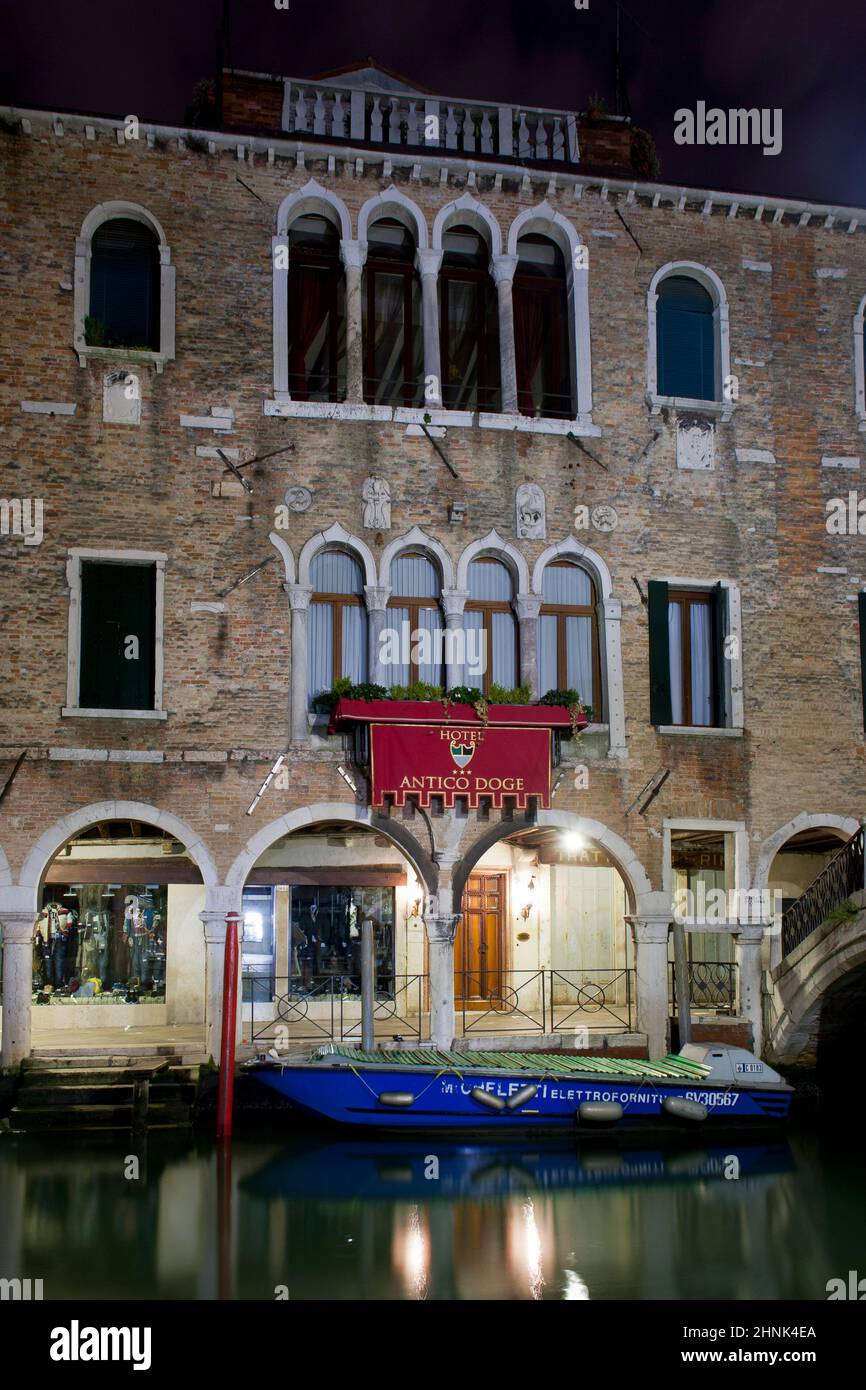 Heart venice hi-res stock photography and images - Alamy