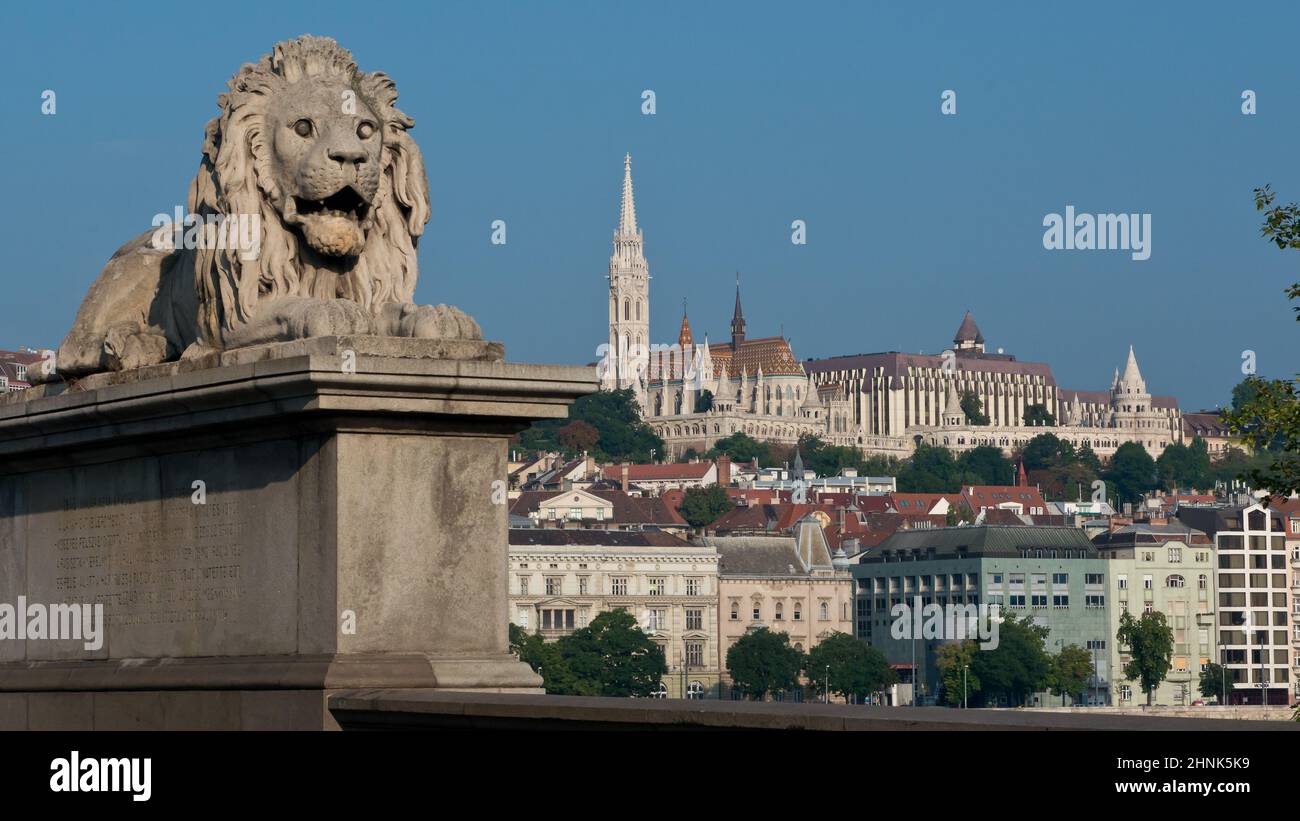 Chain bridge with stone lion hi-res stock photography and images - Alamy